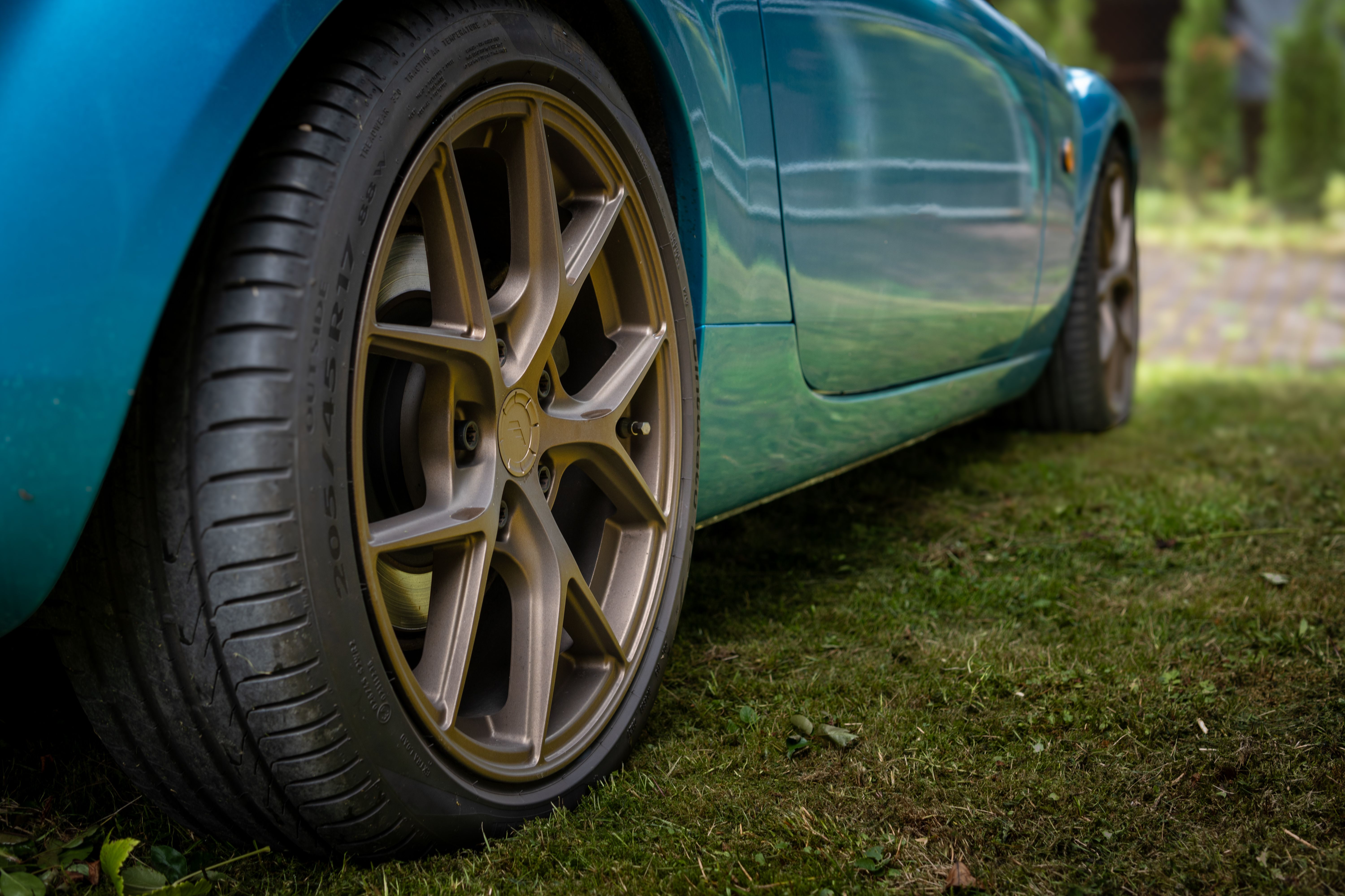 Wheel of Mazda MX-5 · Free Stock Photo