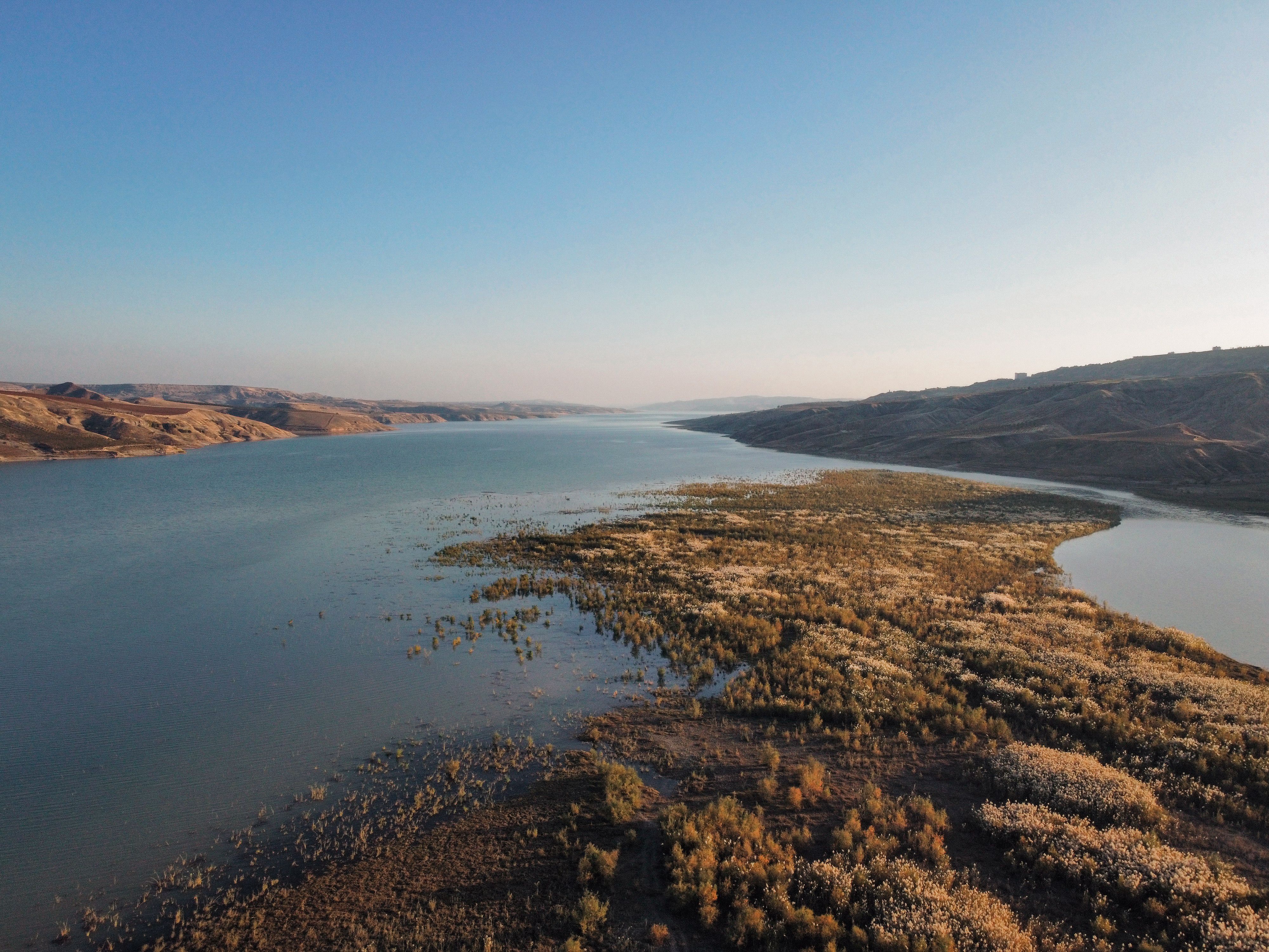 Clear Sky over Estuary · Free Stock Photo