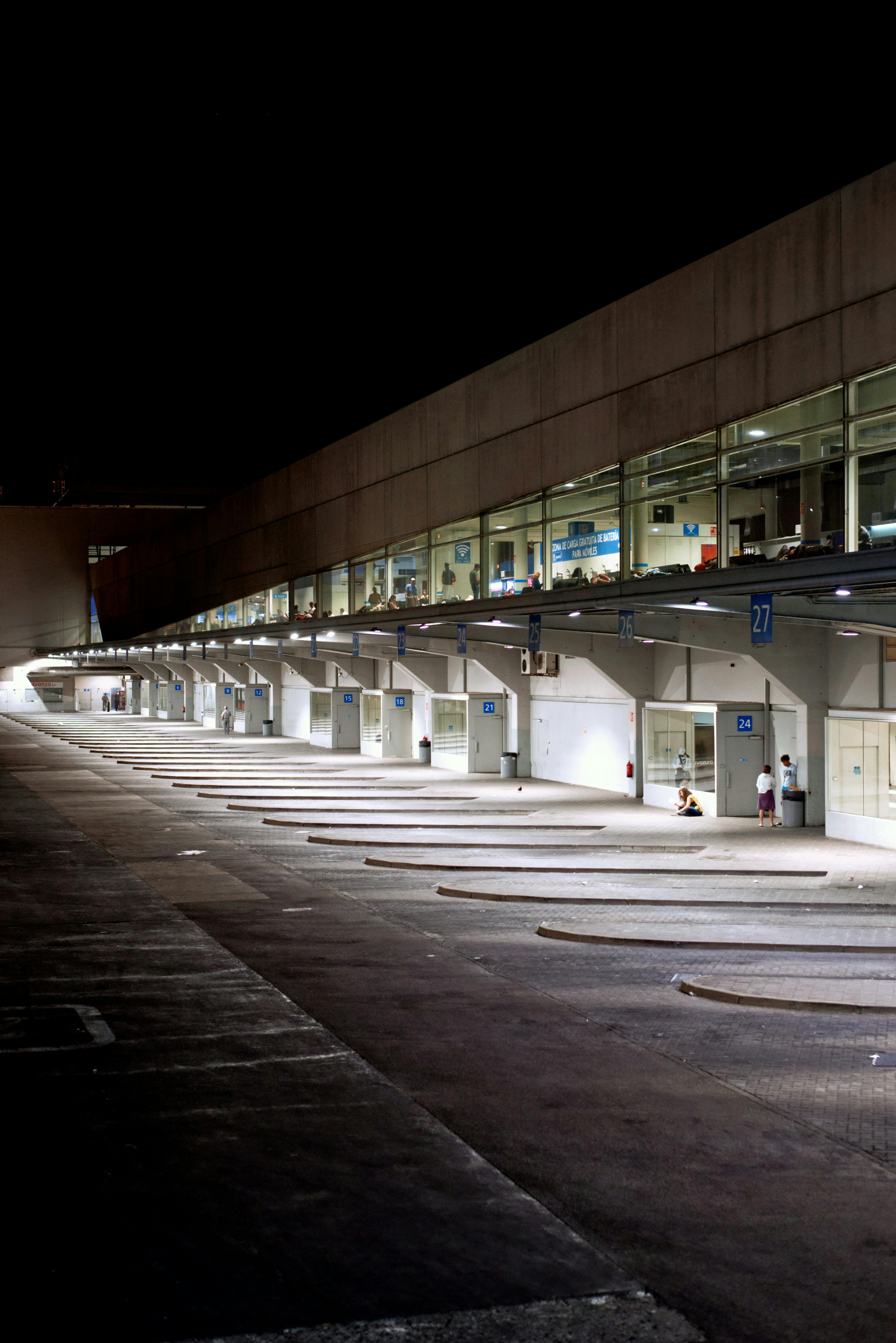 Bus Terminal Photos, Download The BEST Free Bus Terminal Stock Photos ...