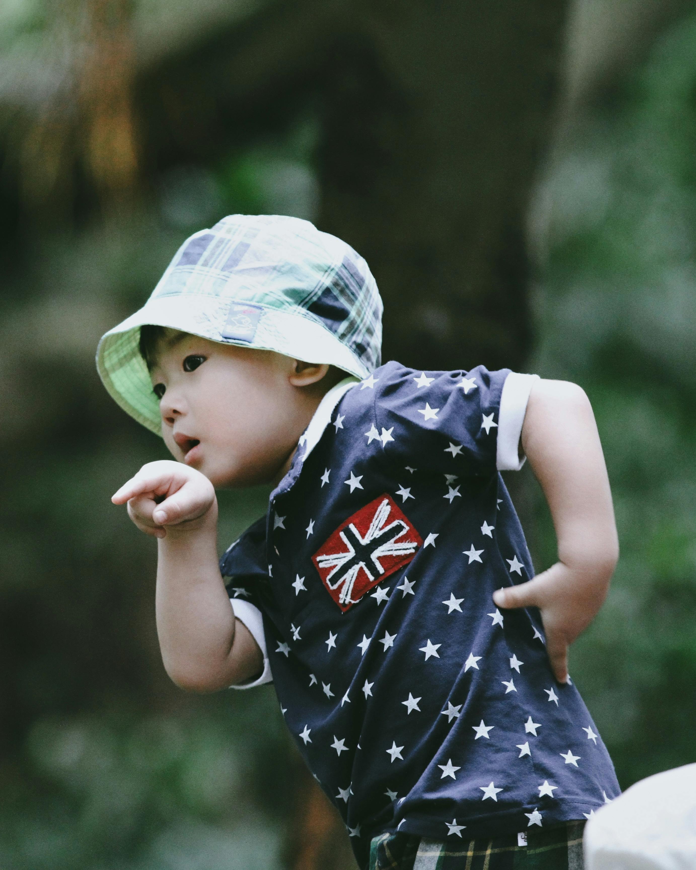 Pointing At Me Photos, Download The BEST Free Pointing At Me Stock ...