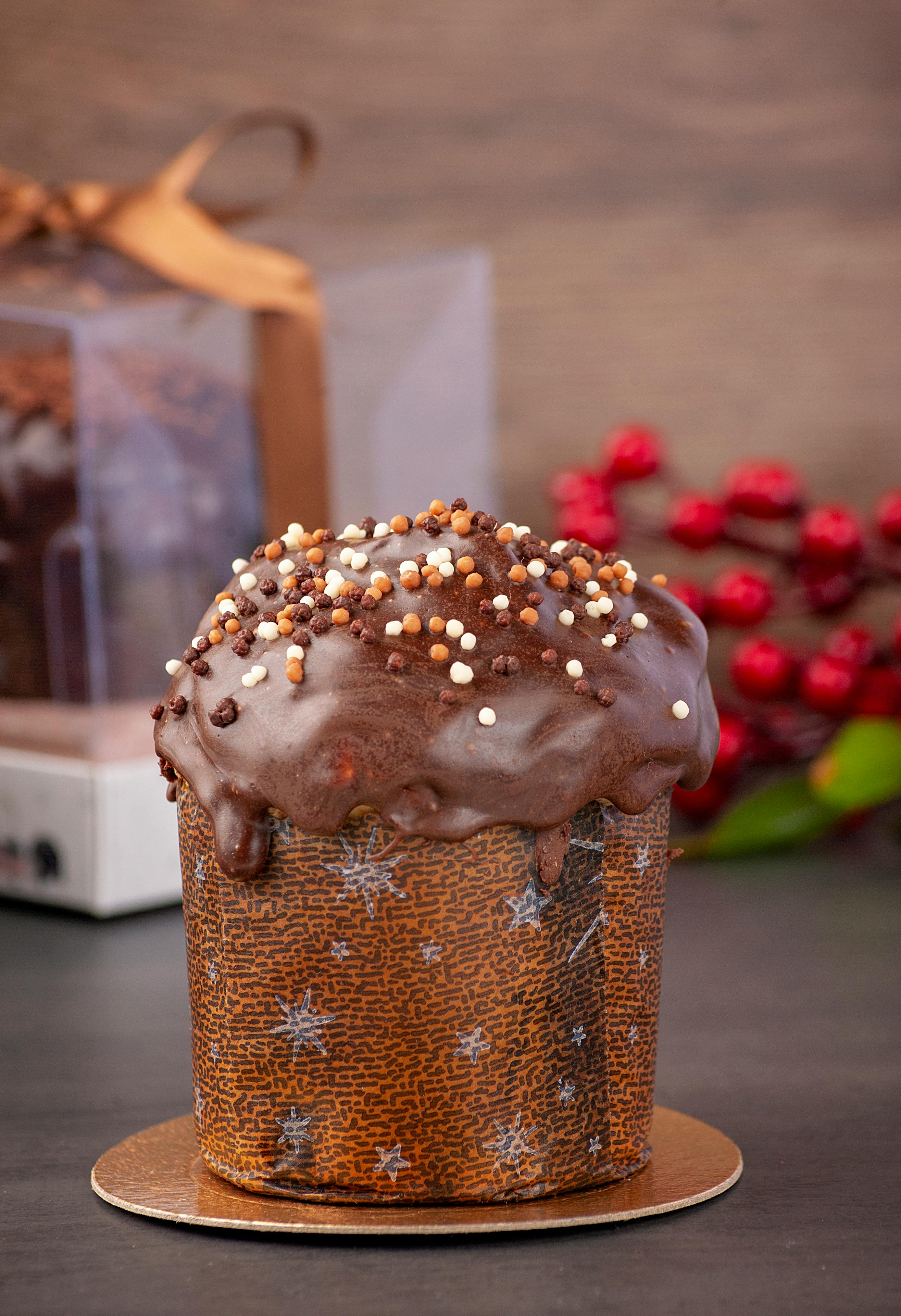 Chocolate Cake on Tray · Free Stock Photo