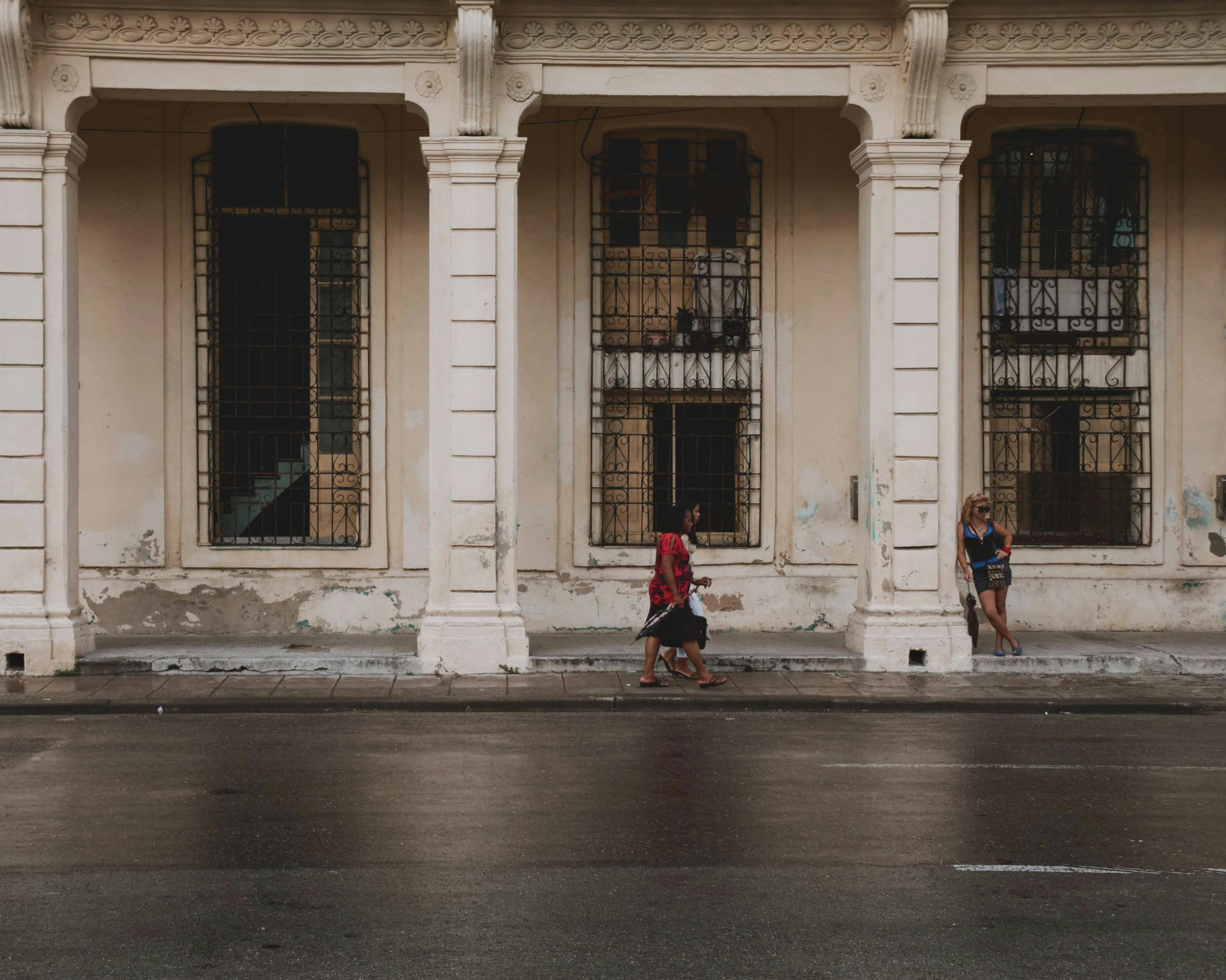 Standing Human Photos, Download The BEST Free Standing Human Stock ...