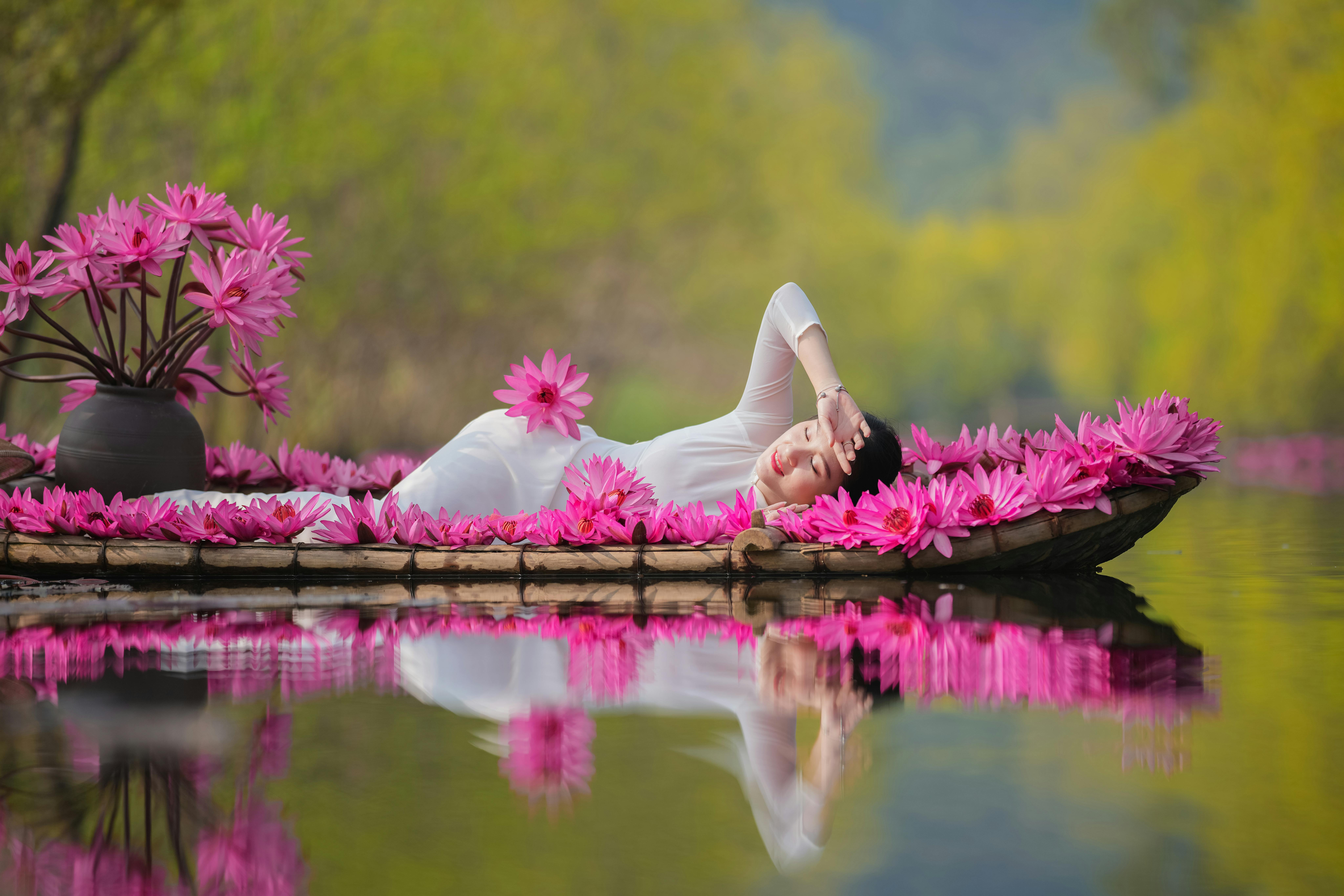 Floating Woman Photos, Download The BEST Free Floating Woman Stock ...