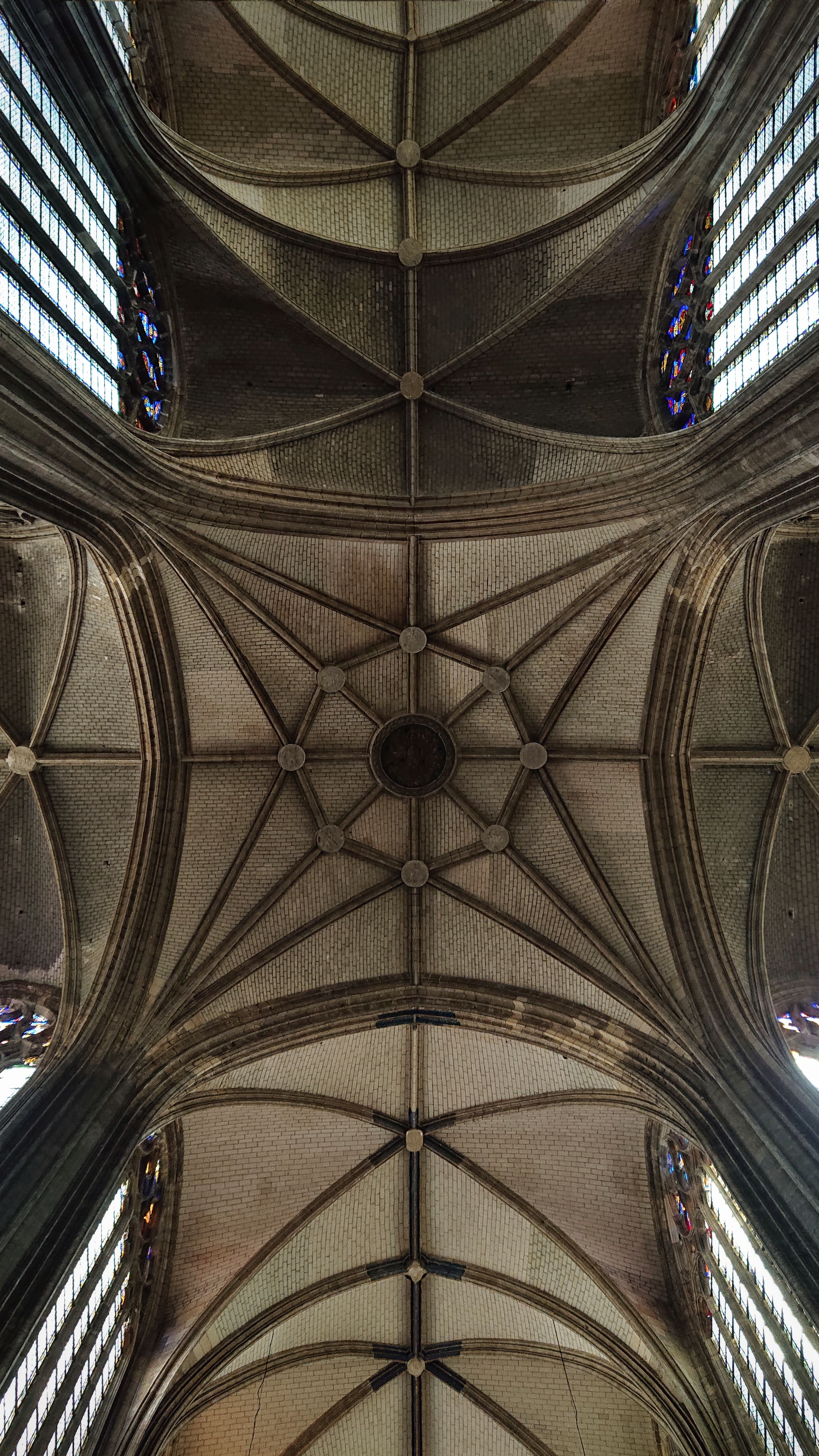View of the Ceiling Inside the Amiens Cathedral · Free Stock Photo