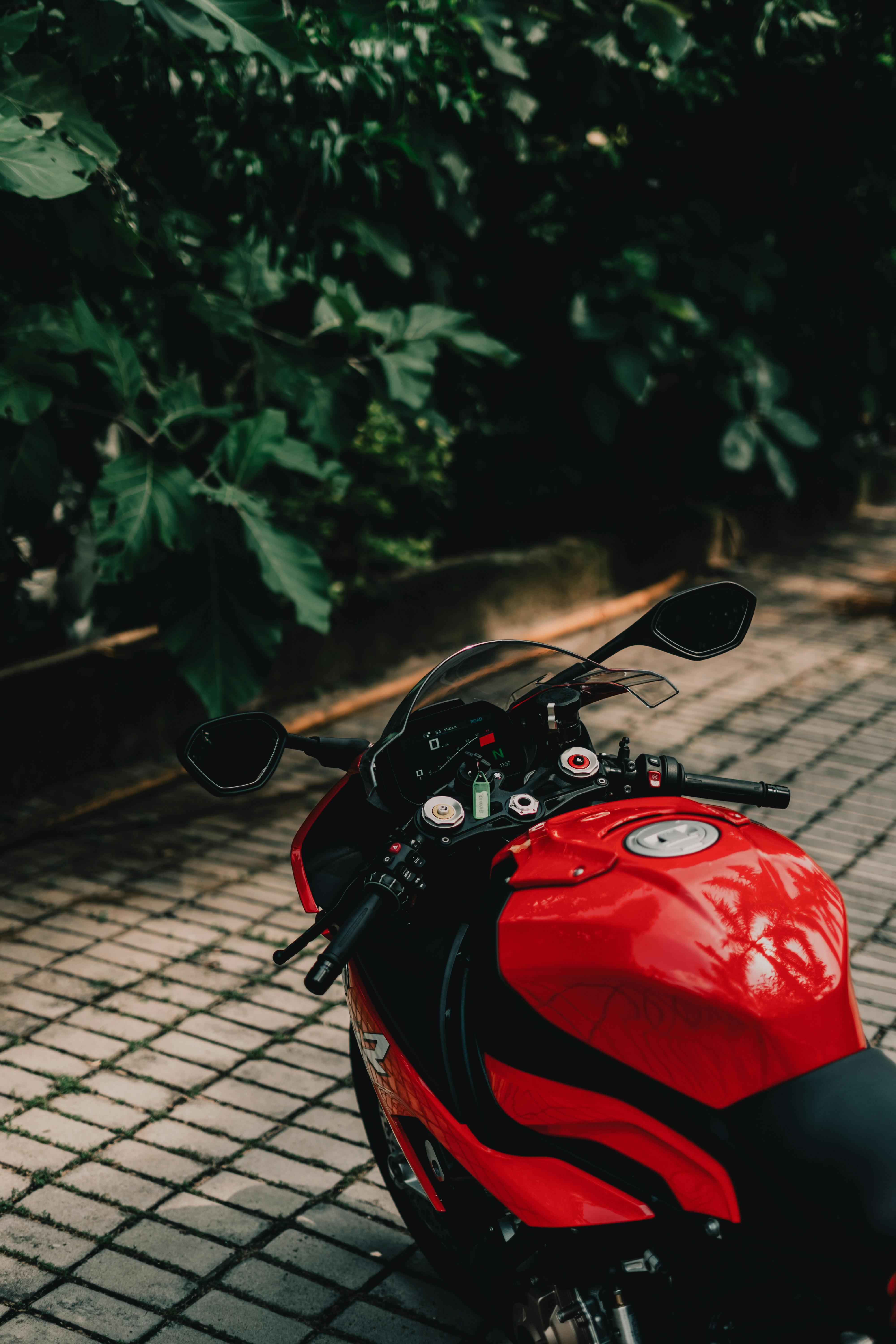 Mirrors Photos, Download The BEST Free Mirrors Stock Photos & HD Images