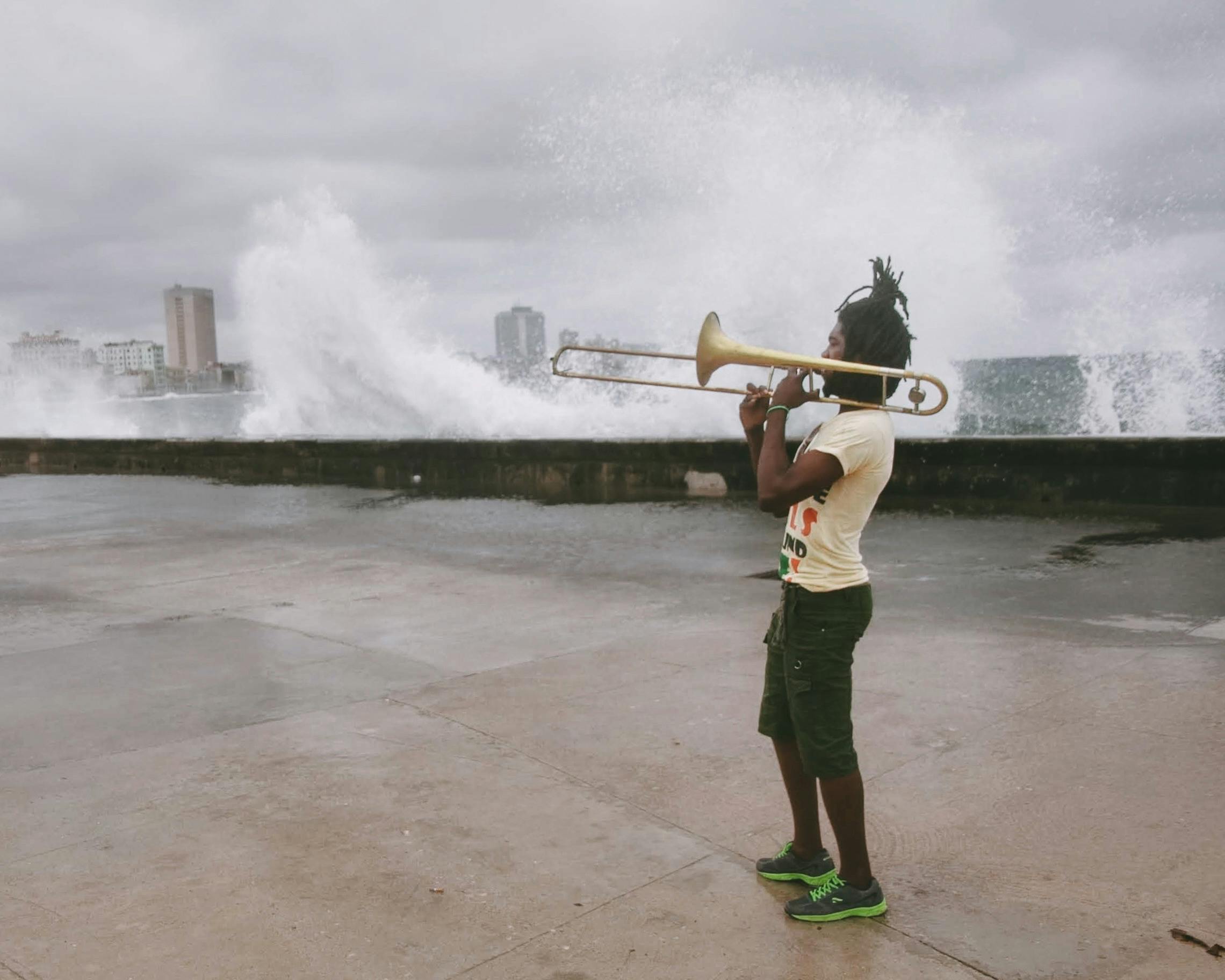 Splashing In Water Photos, Download The BEST Free Splashing In Water ...