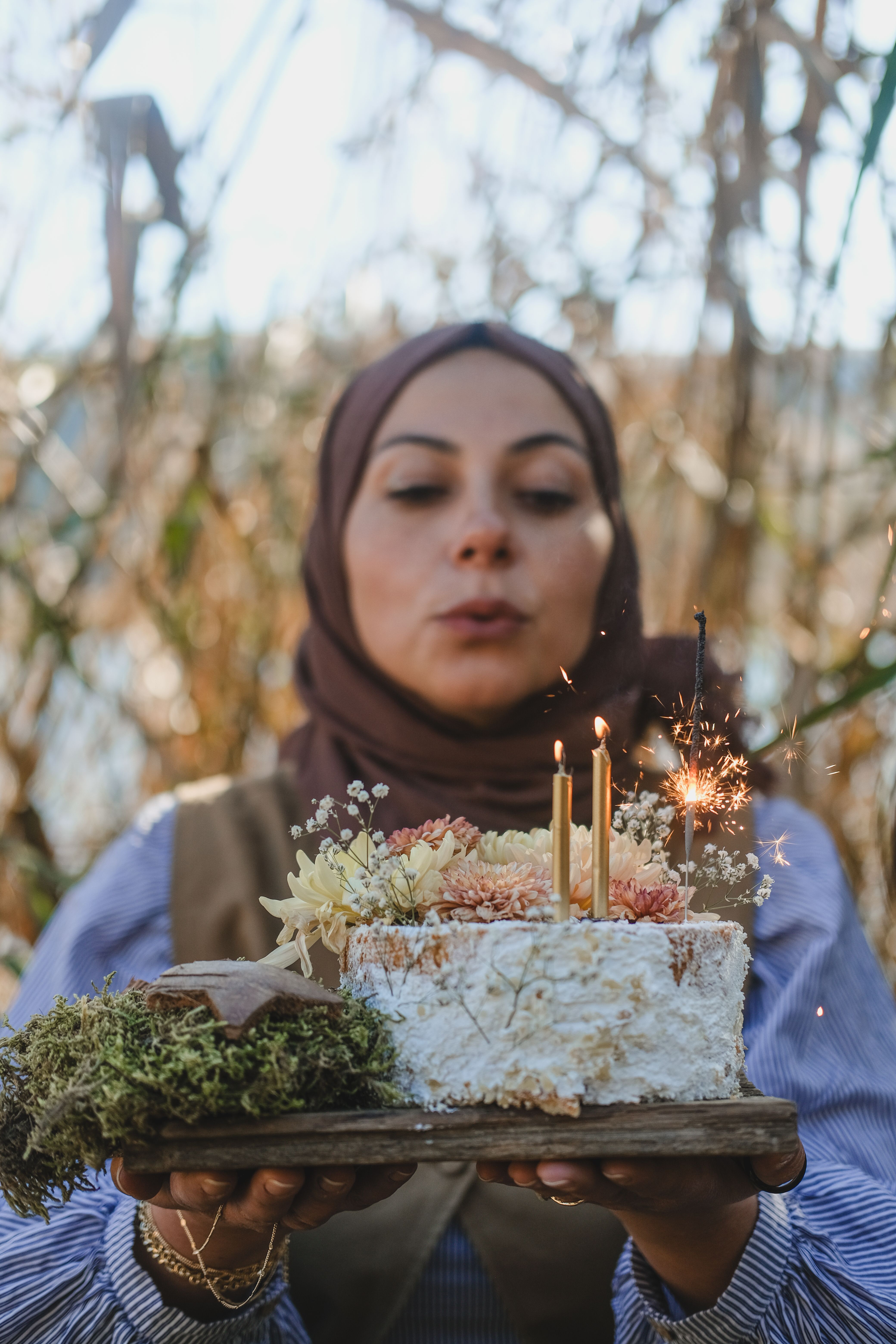 Woman Cake Messy Photos, Download The BEST Free Woman Cake Messy Stock ...