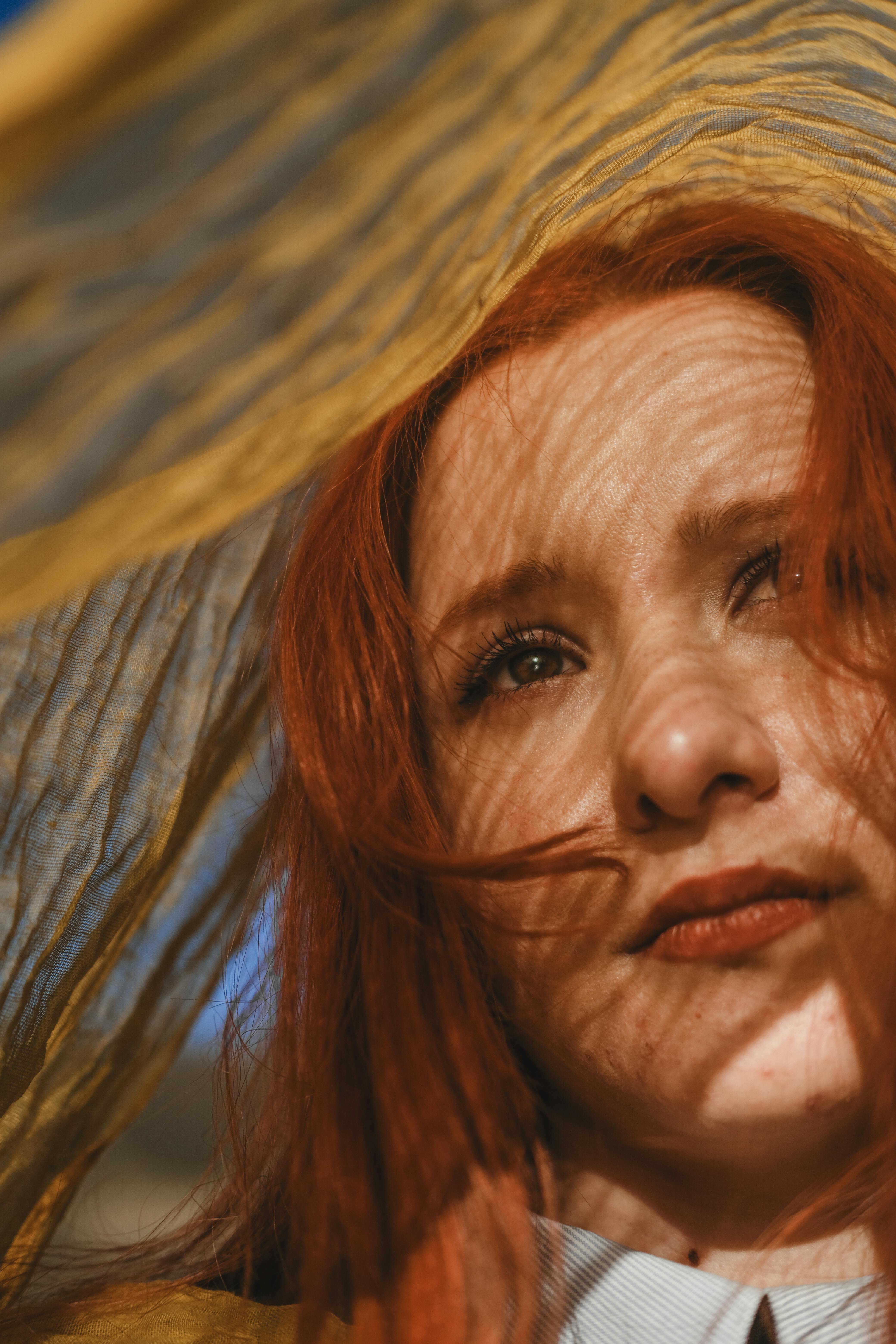 Woman Looking Up Shadow Photos, Download The BEST Free Woman Looking Up ...