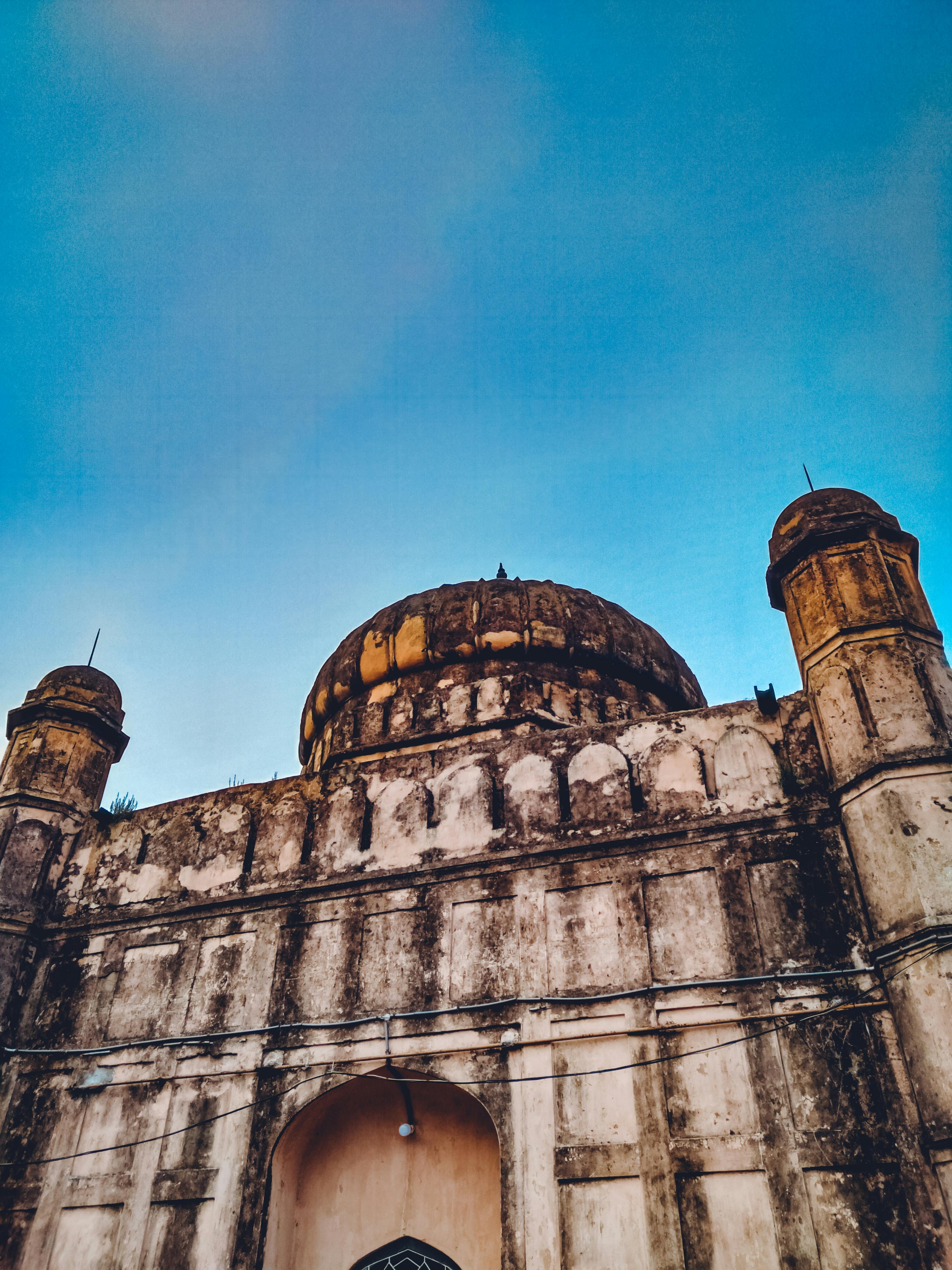 Old Mosque Facade · Free Stock Photo