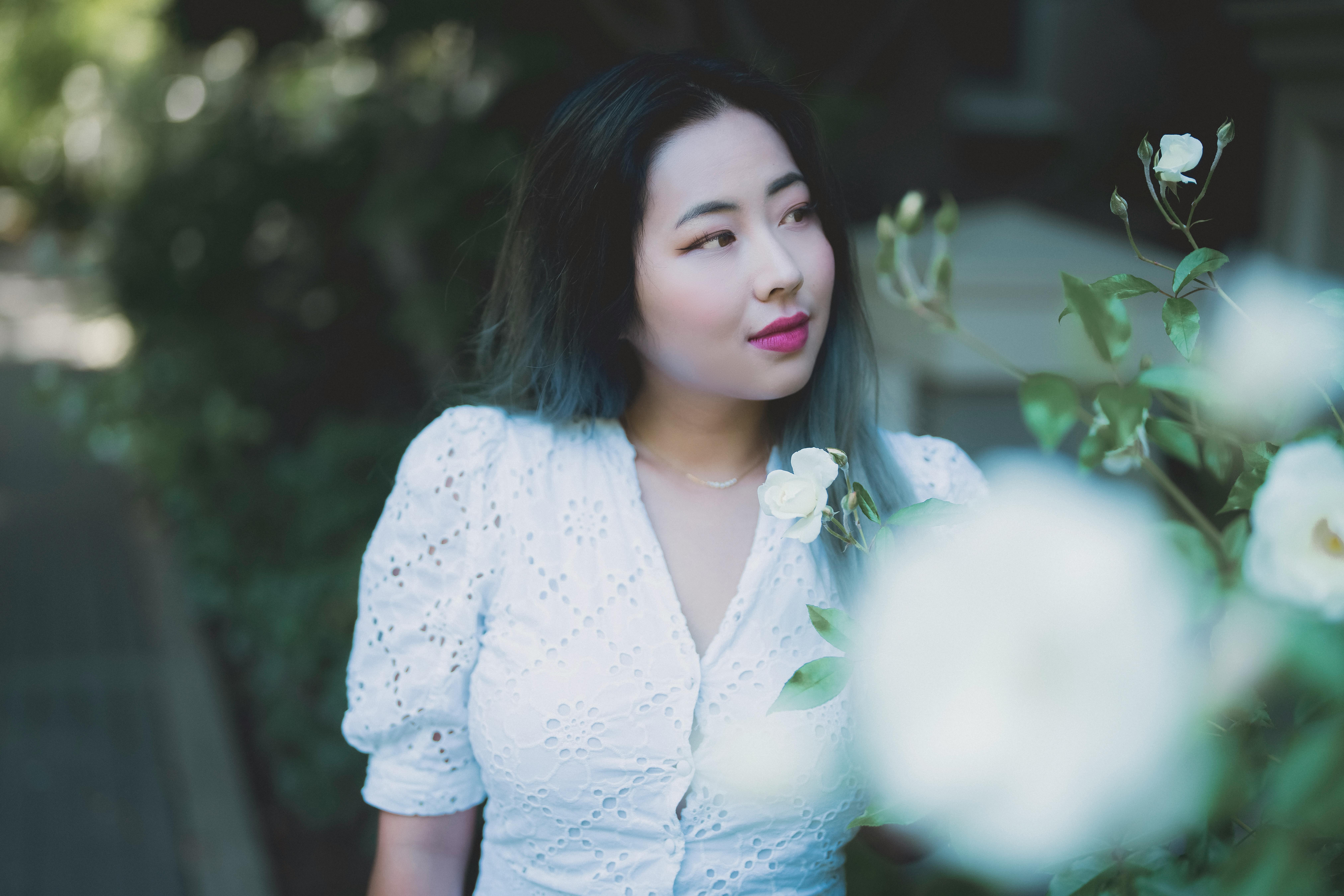 Petite Woman Photos, Download The BEST Free Petite Woman Stock Photos ...