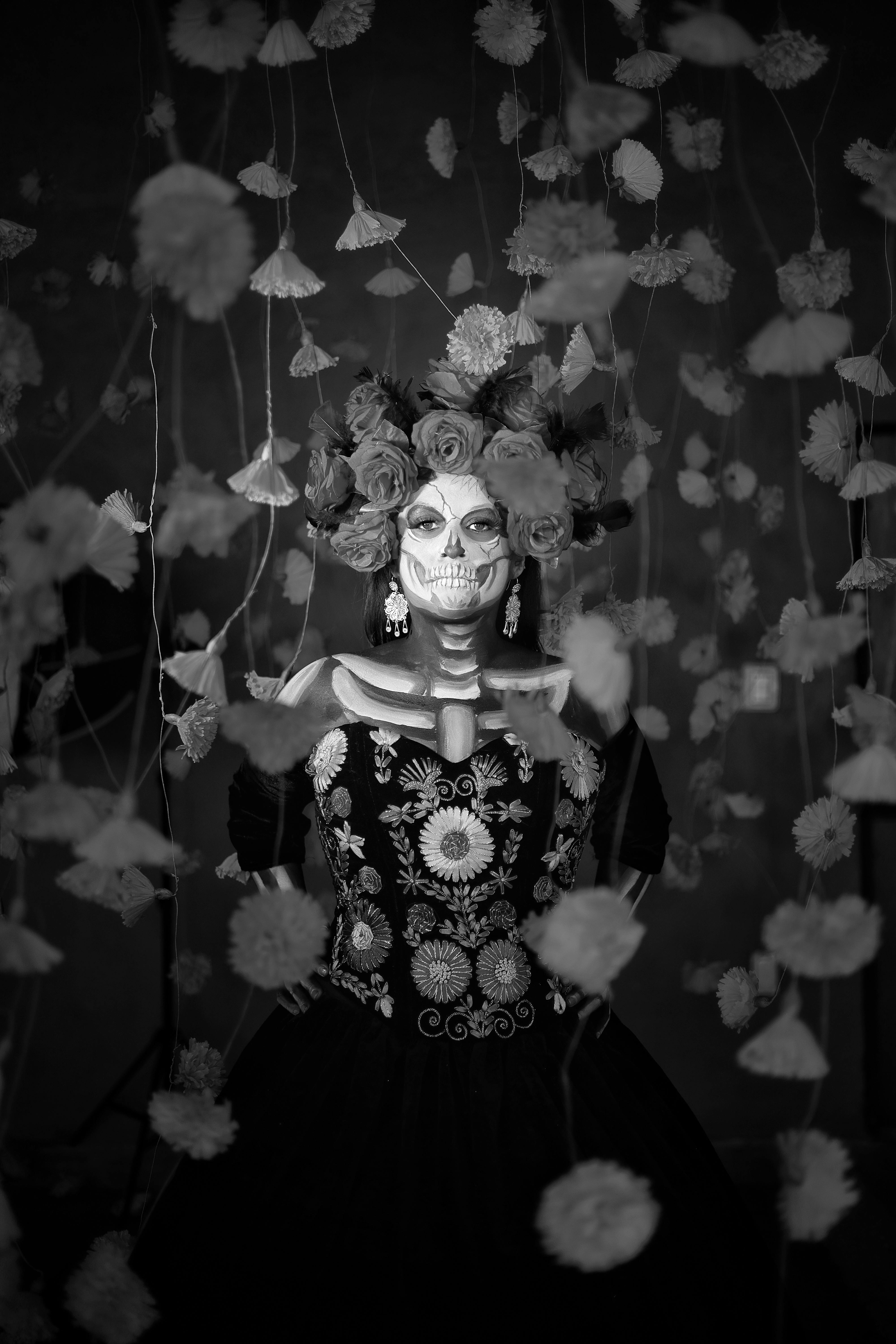 Black and White Photo of a Woman Dressed as a Catrina · Free Stock Photo