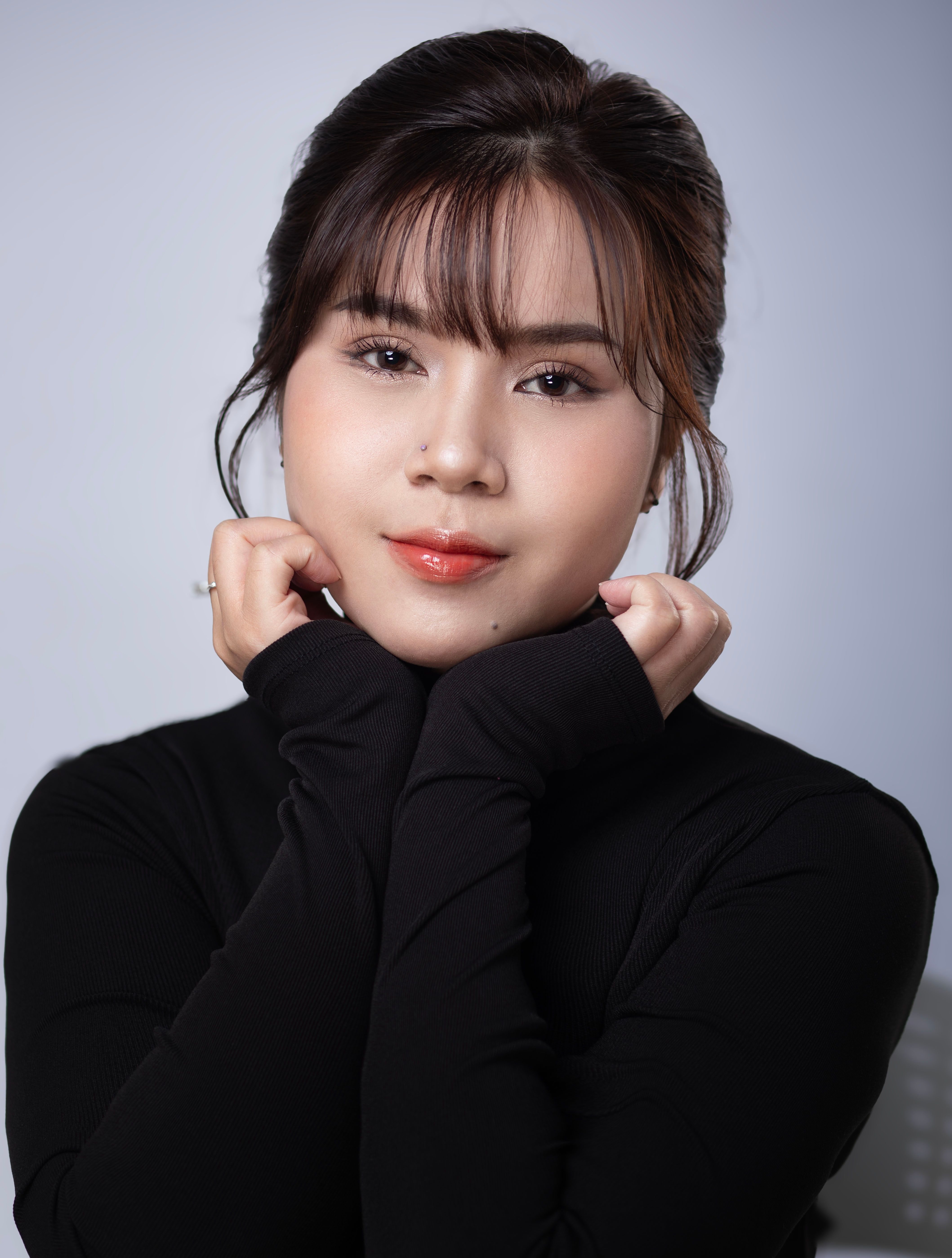 Woman with Hands on Shoulders · Free Stock Photo
