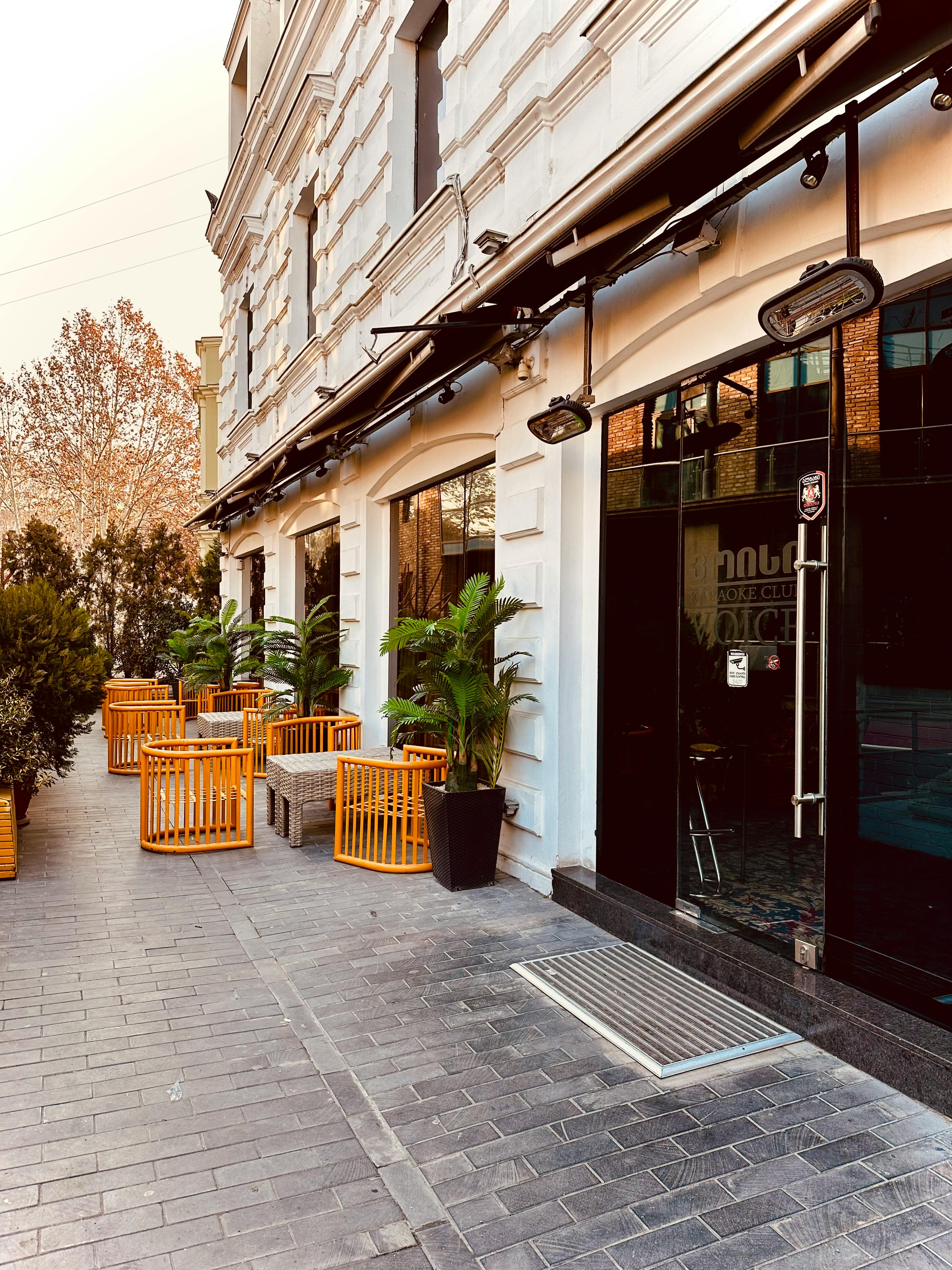 A Traditional Building with a Cafe · Free Stock Photo