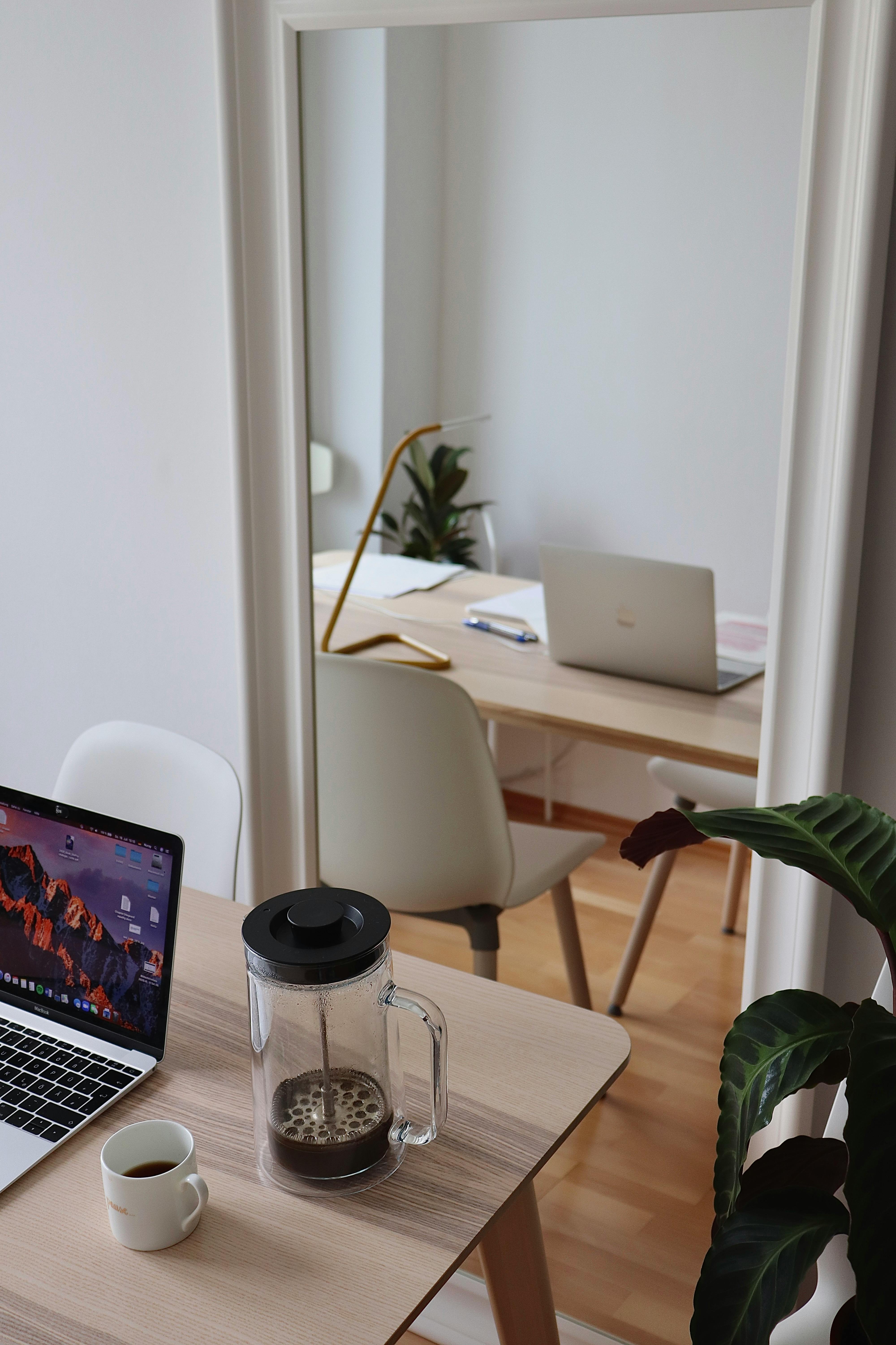 Someone Pressing His Pc Photos, Download The BEST Free Someone Pressing ...