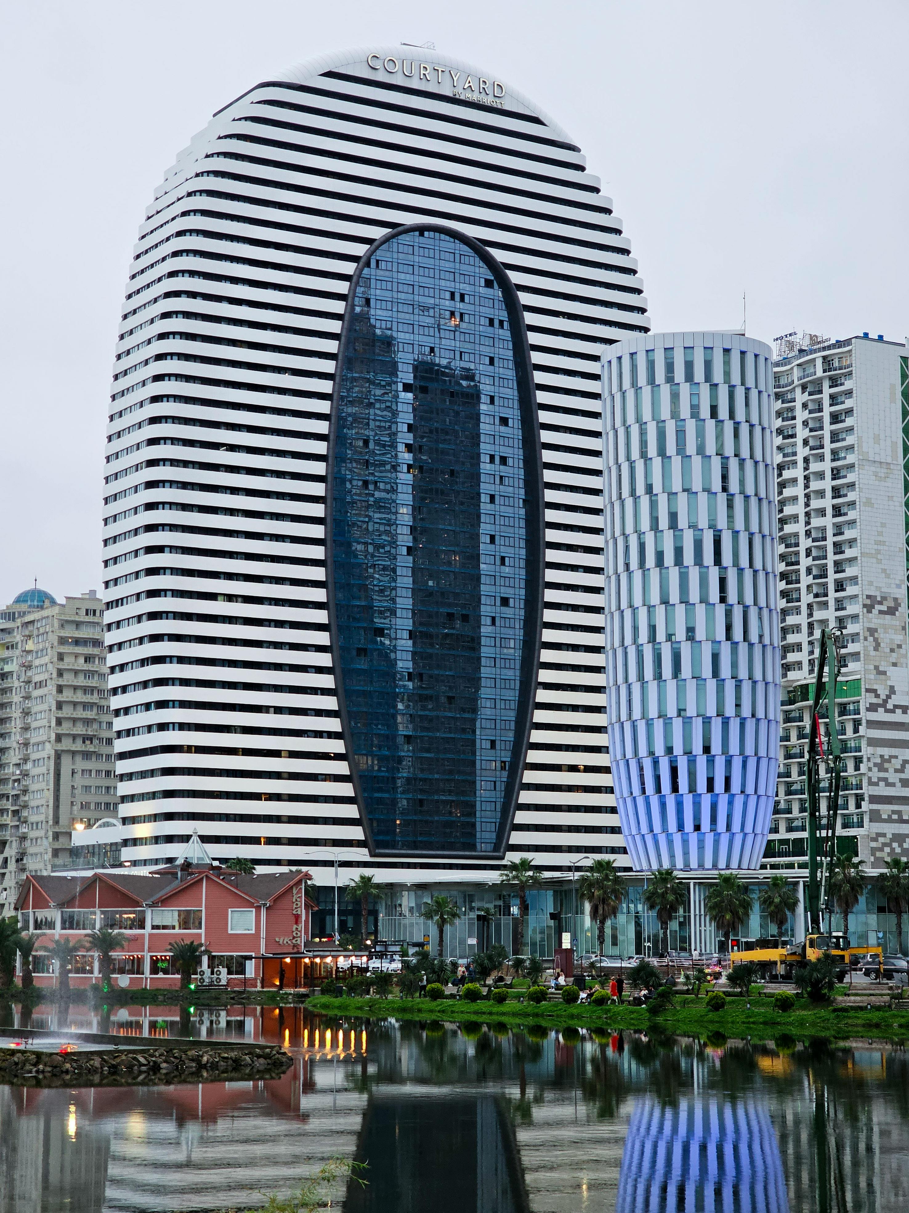 Foto de stock gratuita sobre alto, batumi, edificio, georgia, moderno ...