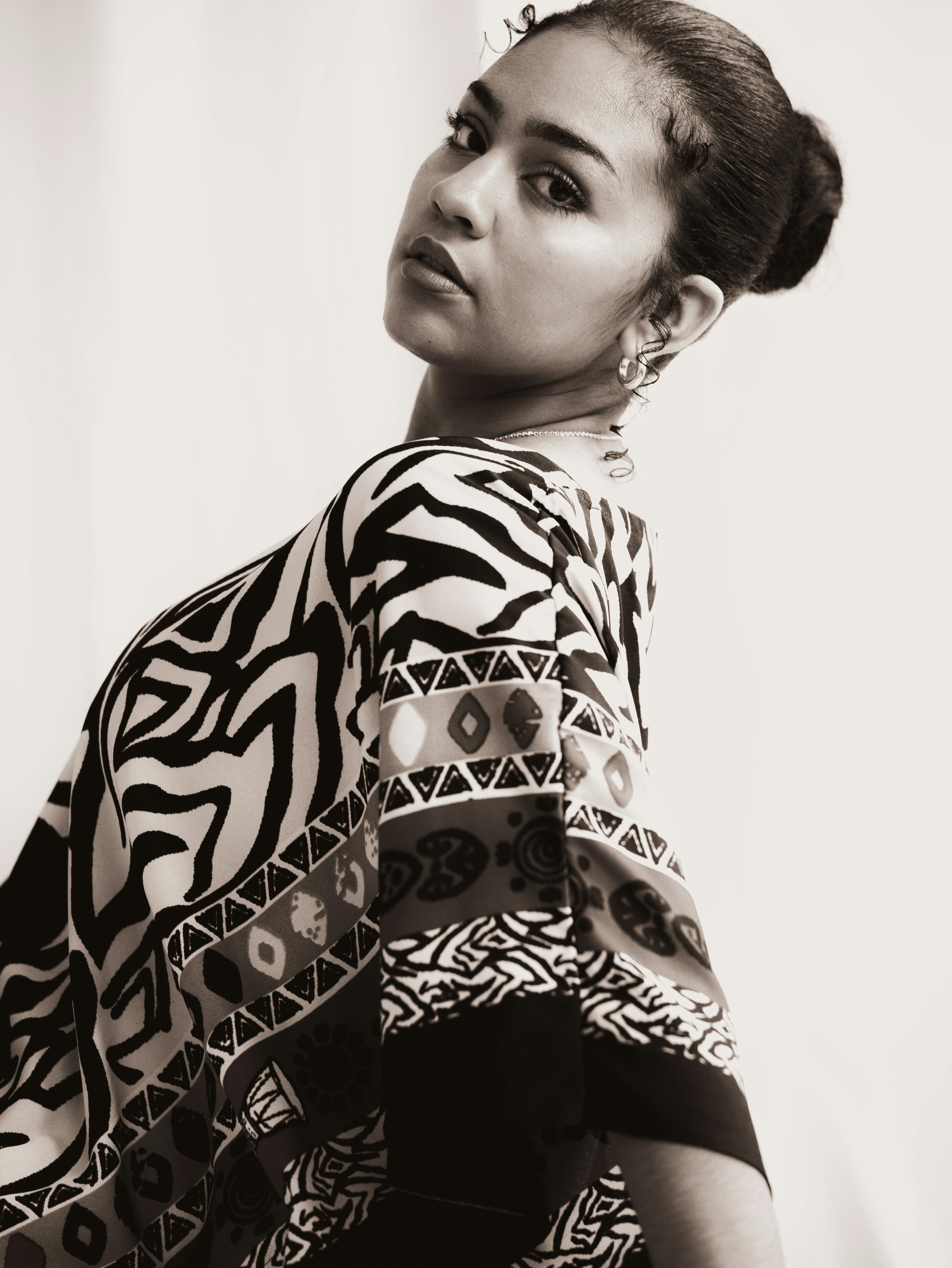 Date Girls Photos, Download The BEST Free Date Girls Stock Photos & HD ...