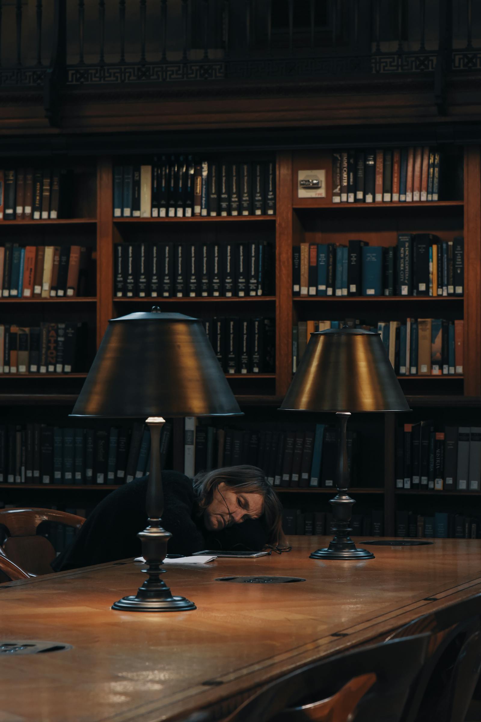 Sleeping In Library Photos, Download The BEST Free Sleeping In Library ...