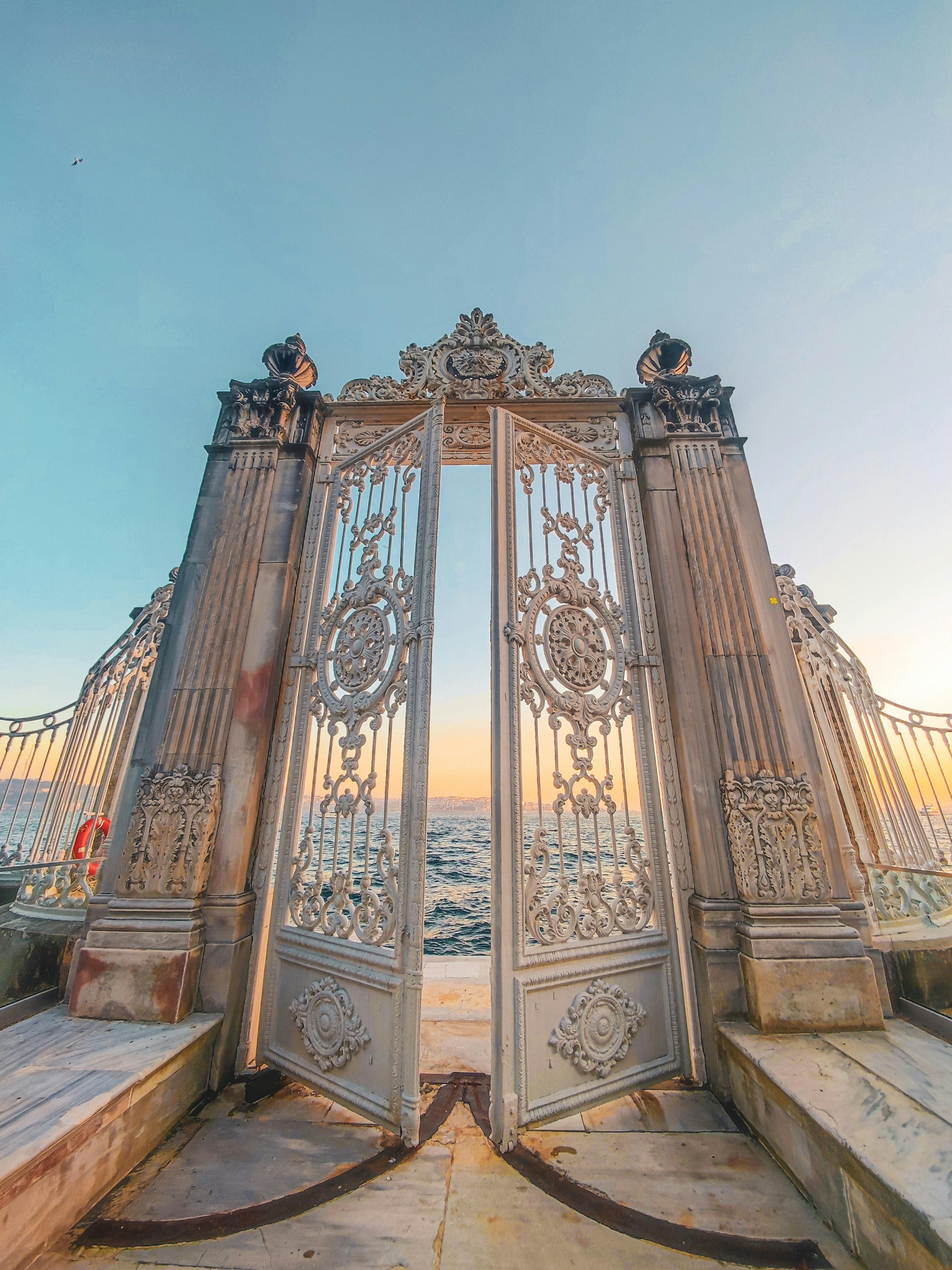 Ornamented Gate in Dolmabahce Palace in Istanbul · Free Stock Photo