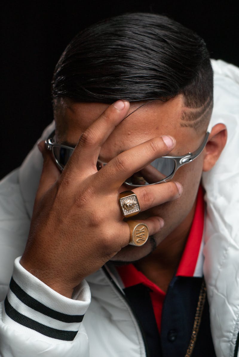 Hand Portrait Photos, Download The BEST Free Hand Portrait Stock Photos ...