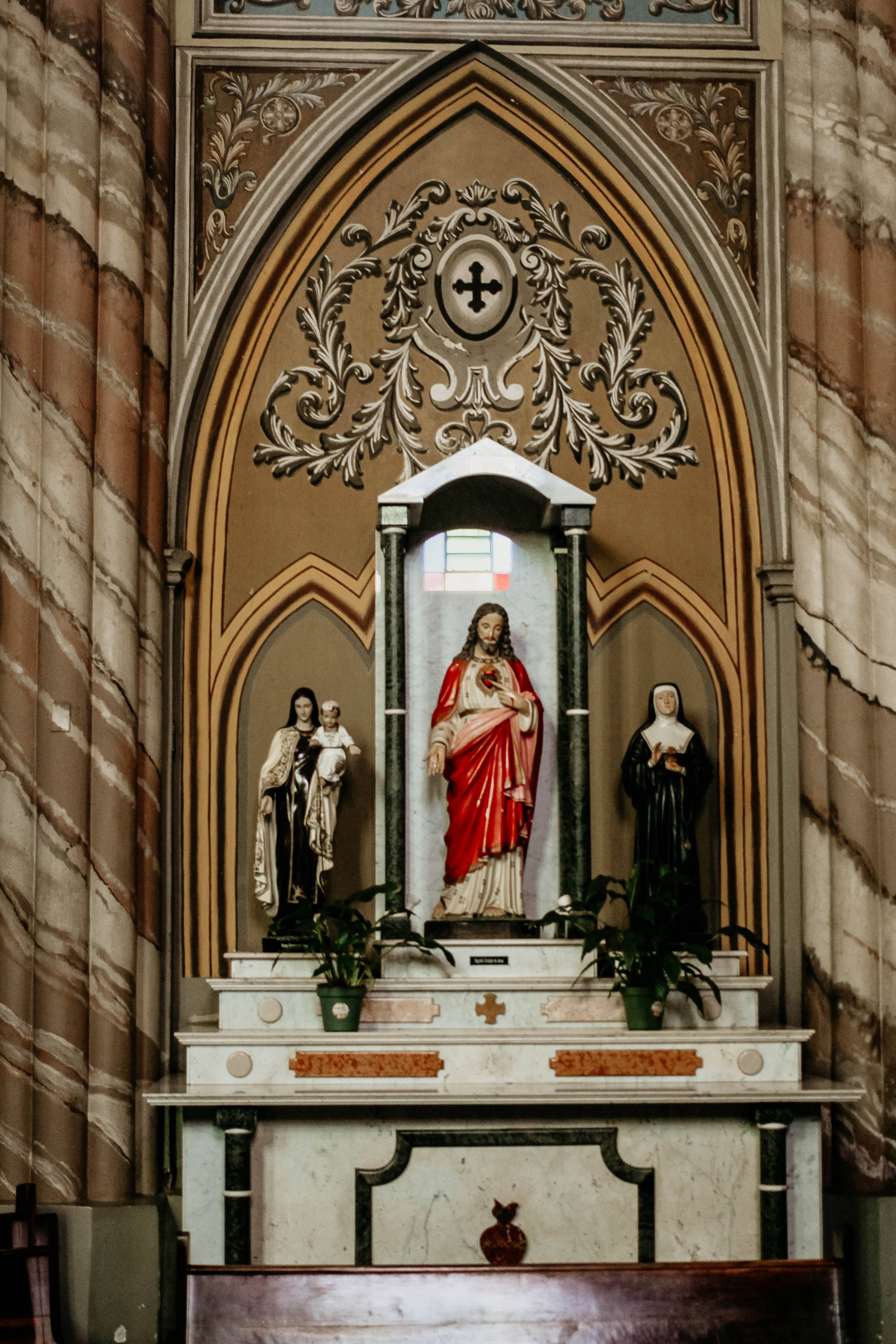 Statues on Altar · Free Stock Photo