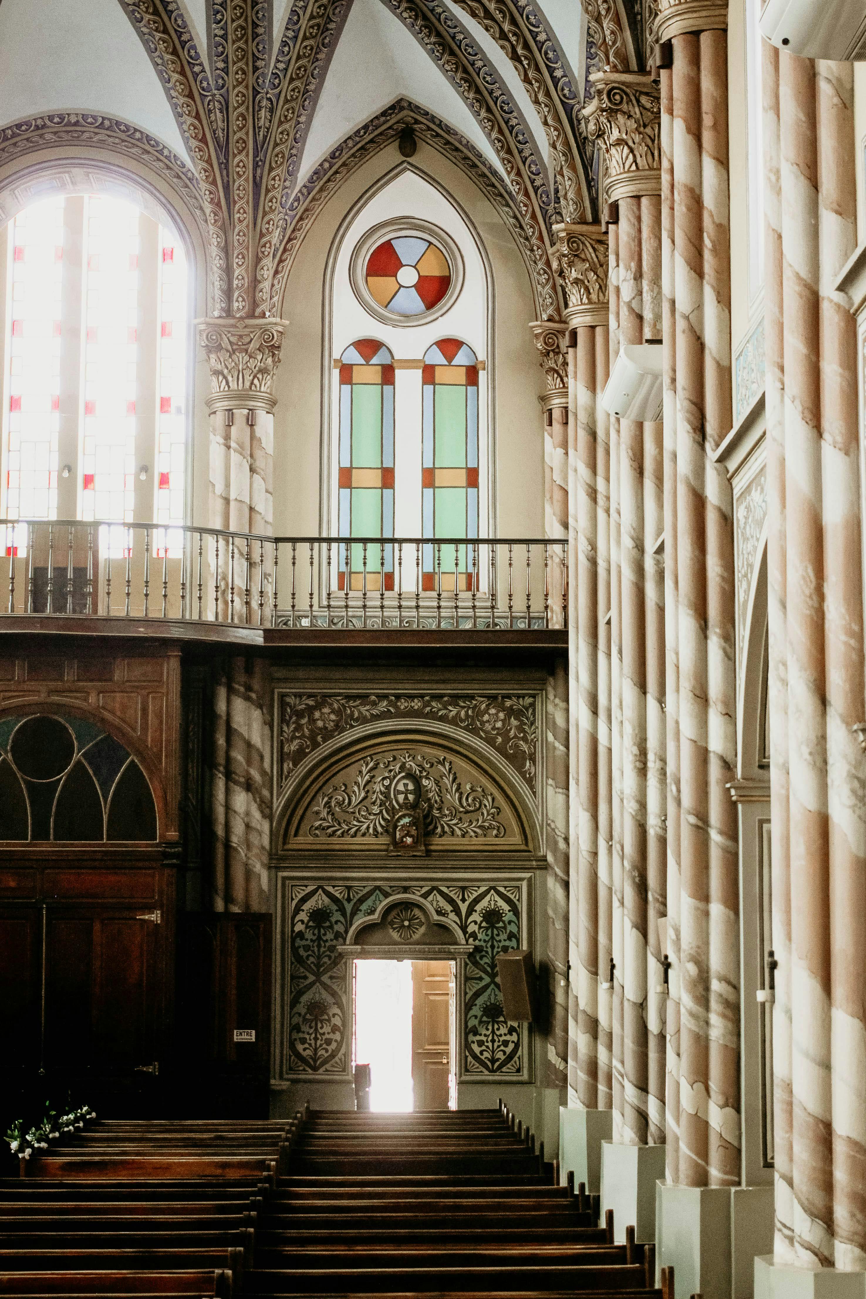 Entrance to Main Aisle of Church · Free Stock Photo