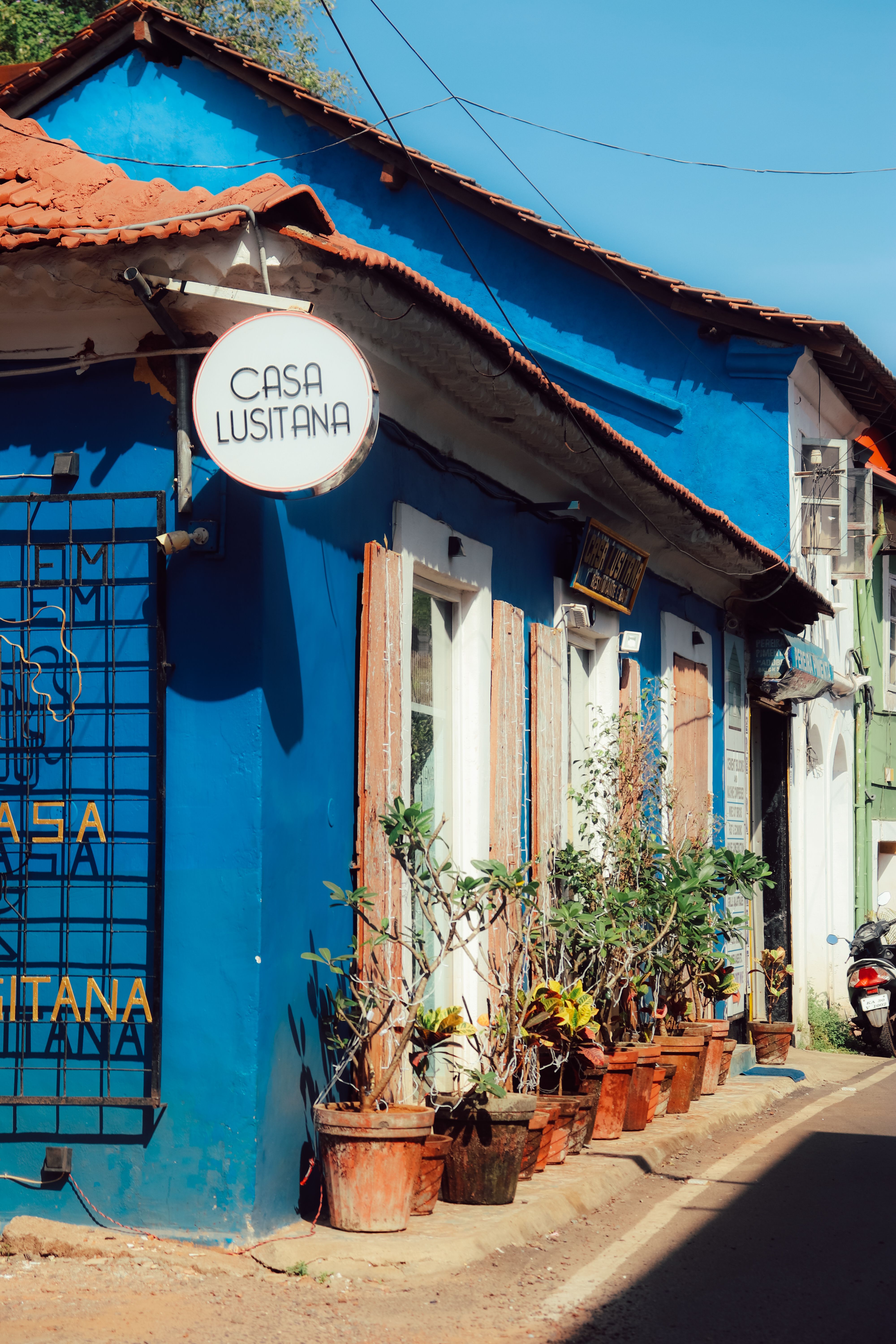 Cafe in Town · Free Stock Photo