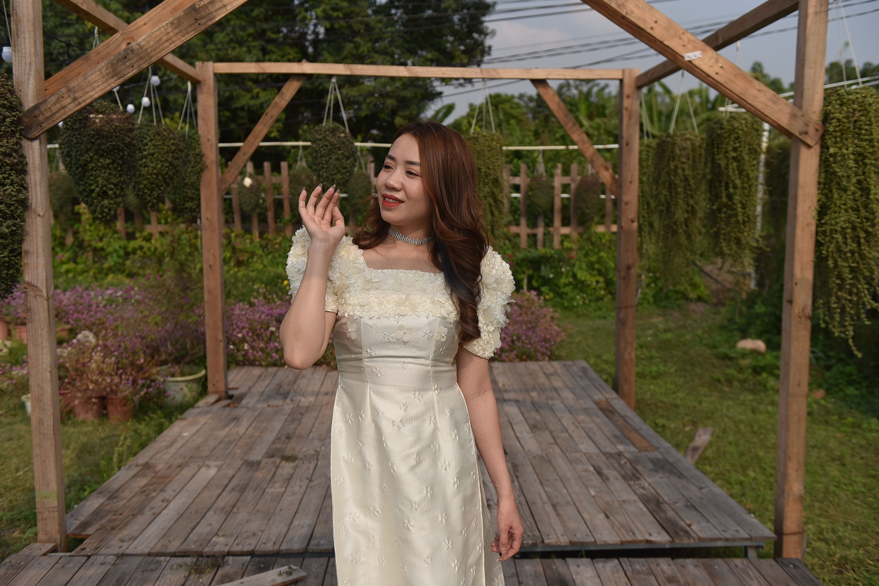 Wood Female Photos, Download The BEST Free Wood Female Stock Photos ...