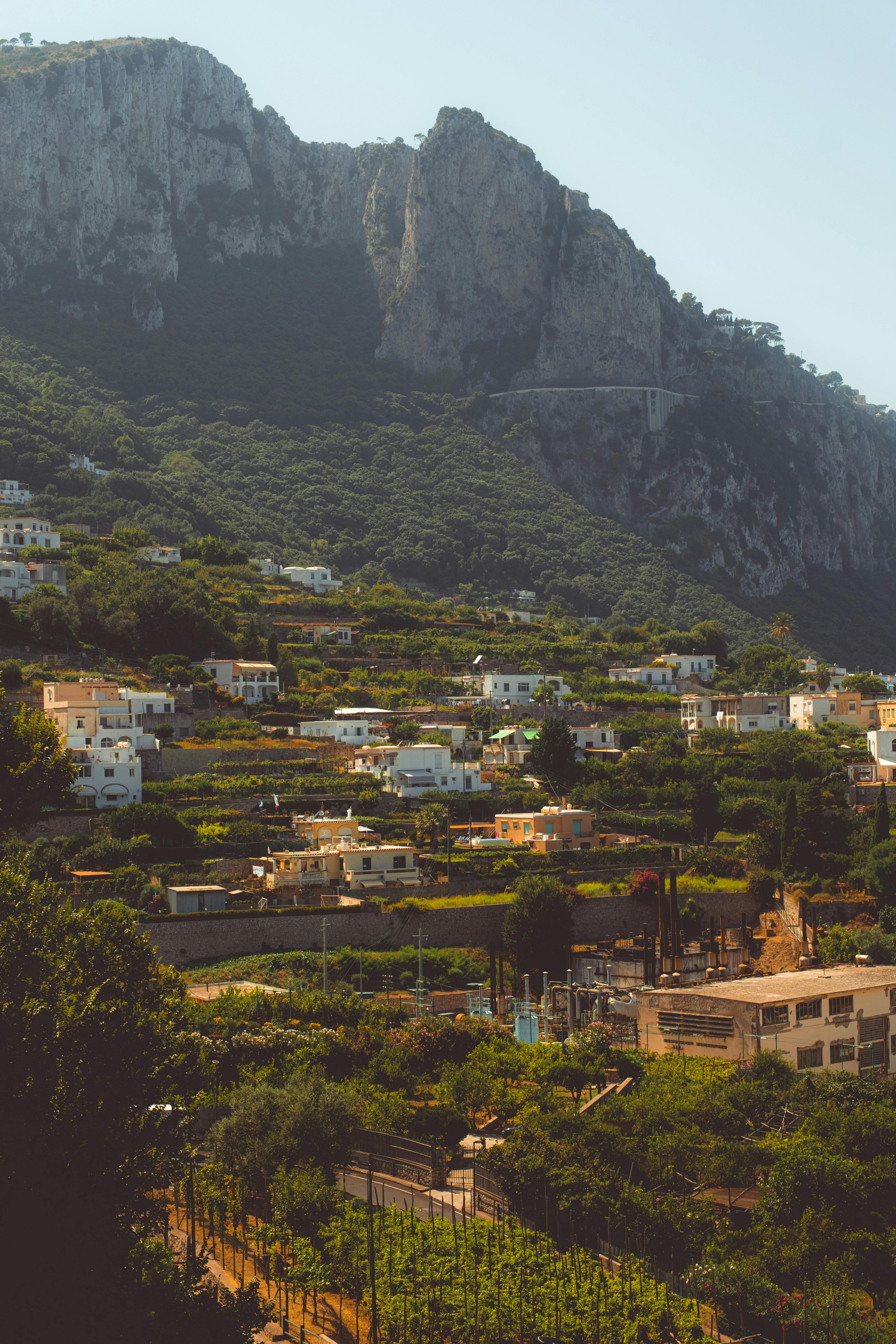 A view of a village in the mountains · Free Stock Photo