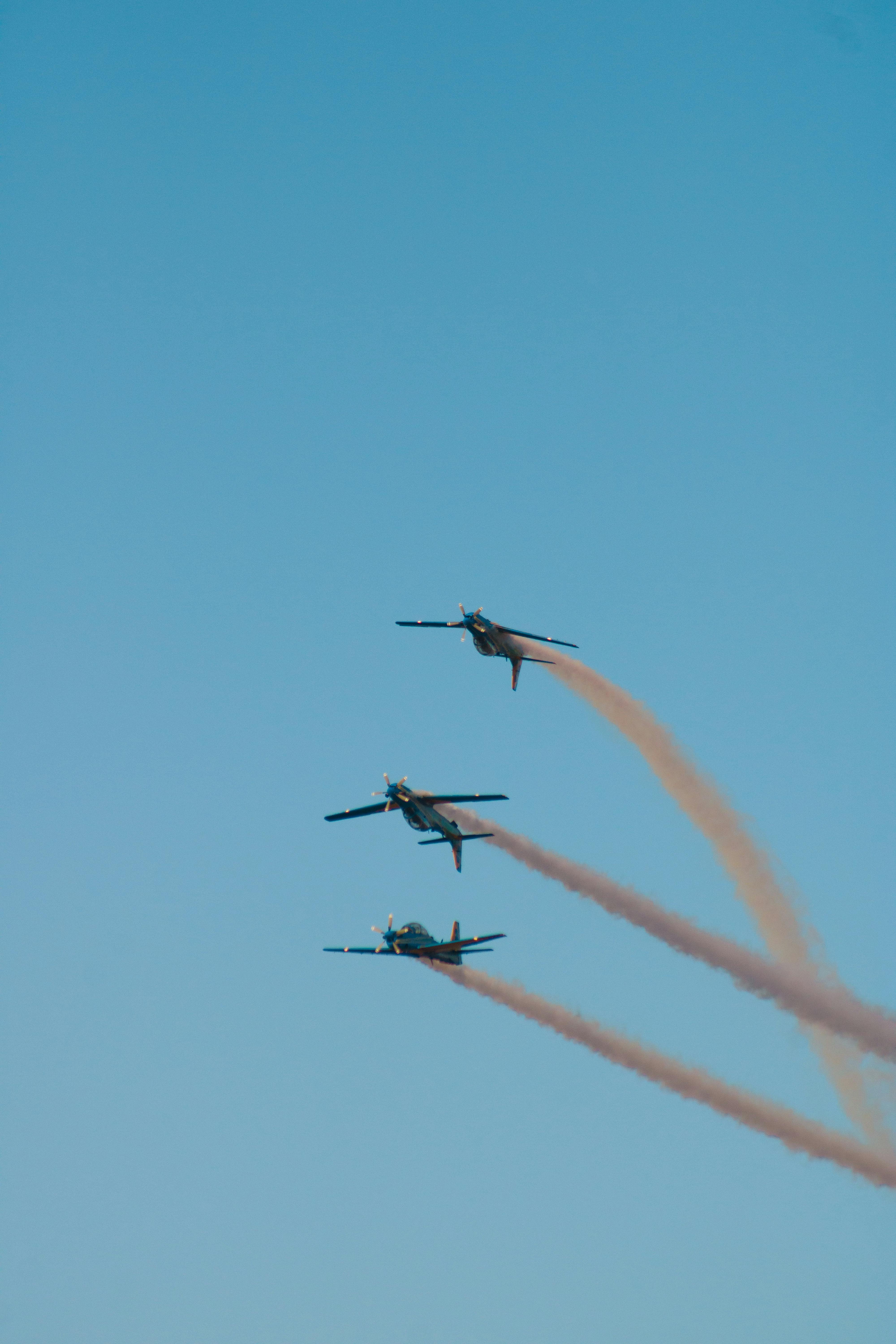 Planes Flying in the Sky · Free Stock Photo