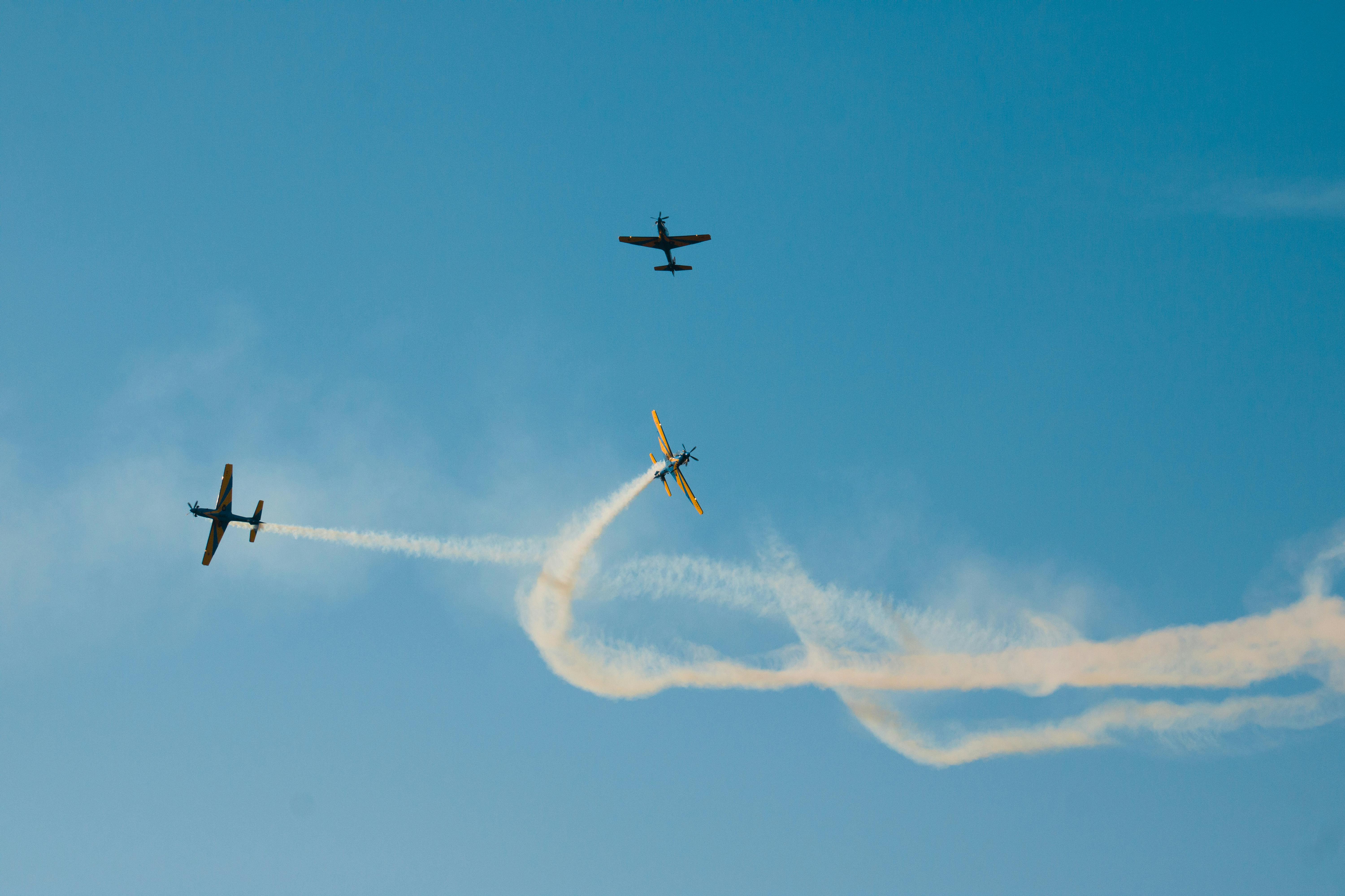 An Airplane Pilot Guiding A Plane To A Safe Photos, Download The BEST ...