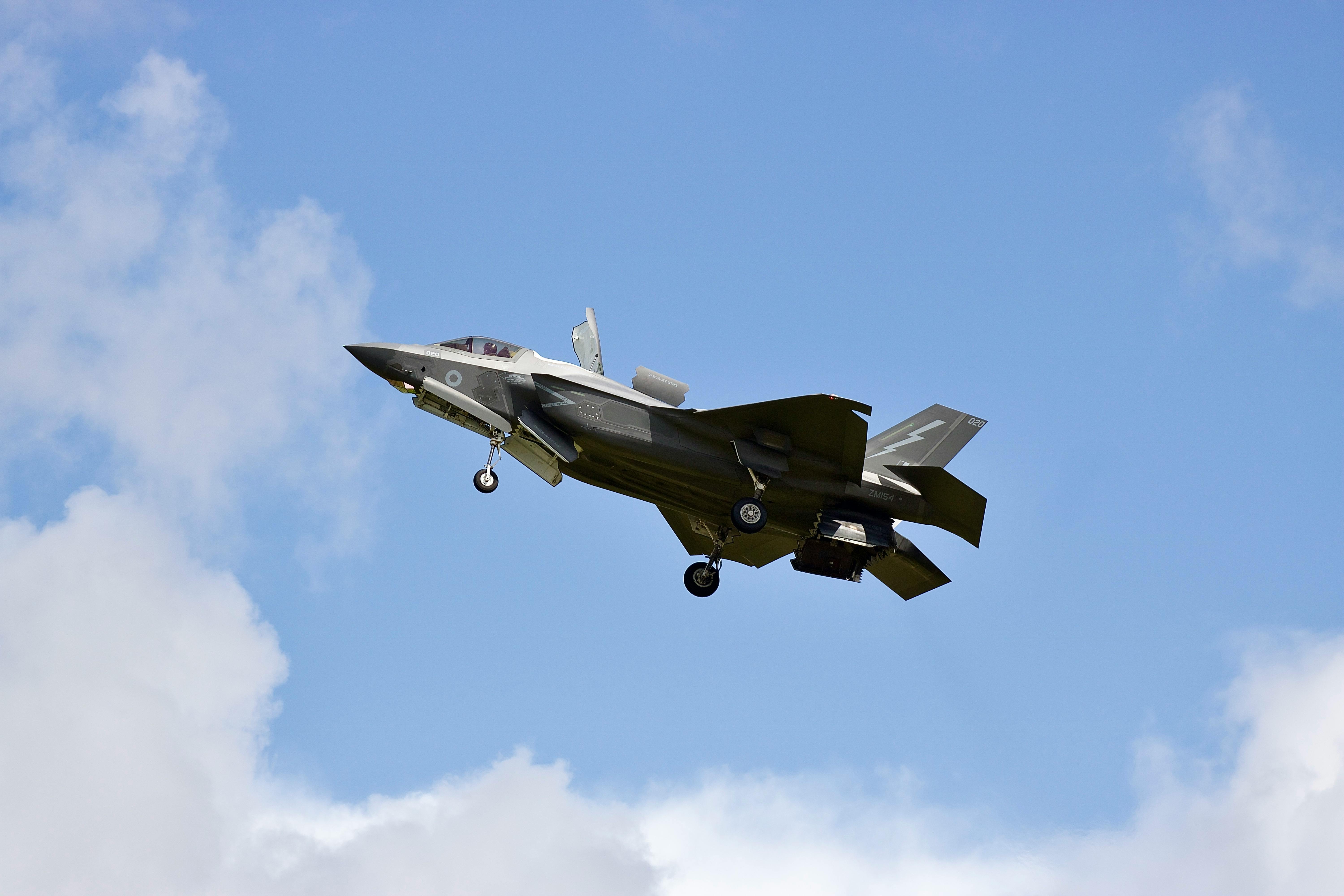 Sfondo Logo Aeronautica Militare 1920x1080