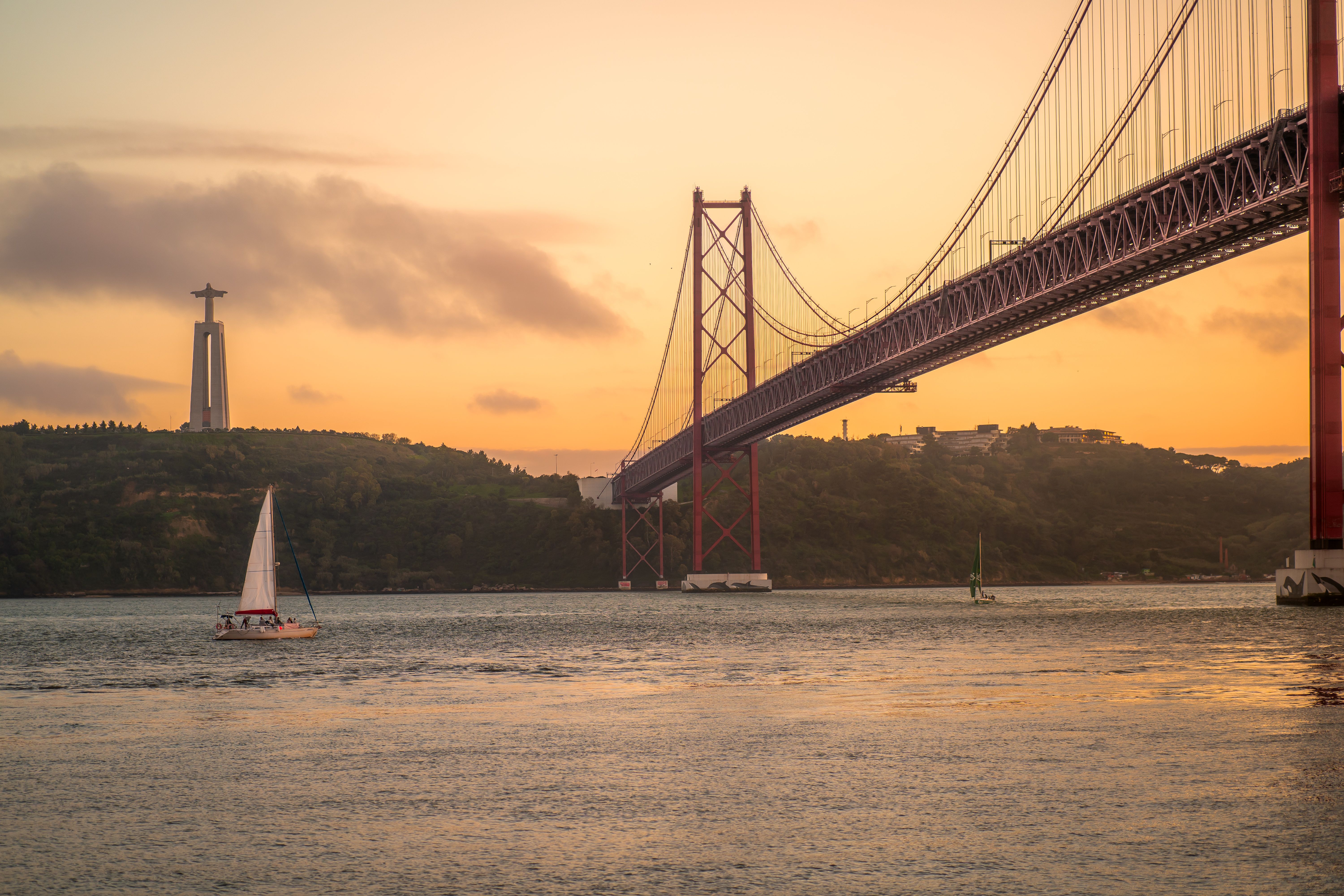 25 of April Bridge in Lisbon at Sunset · Free Stock Photo
