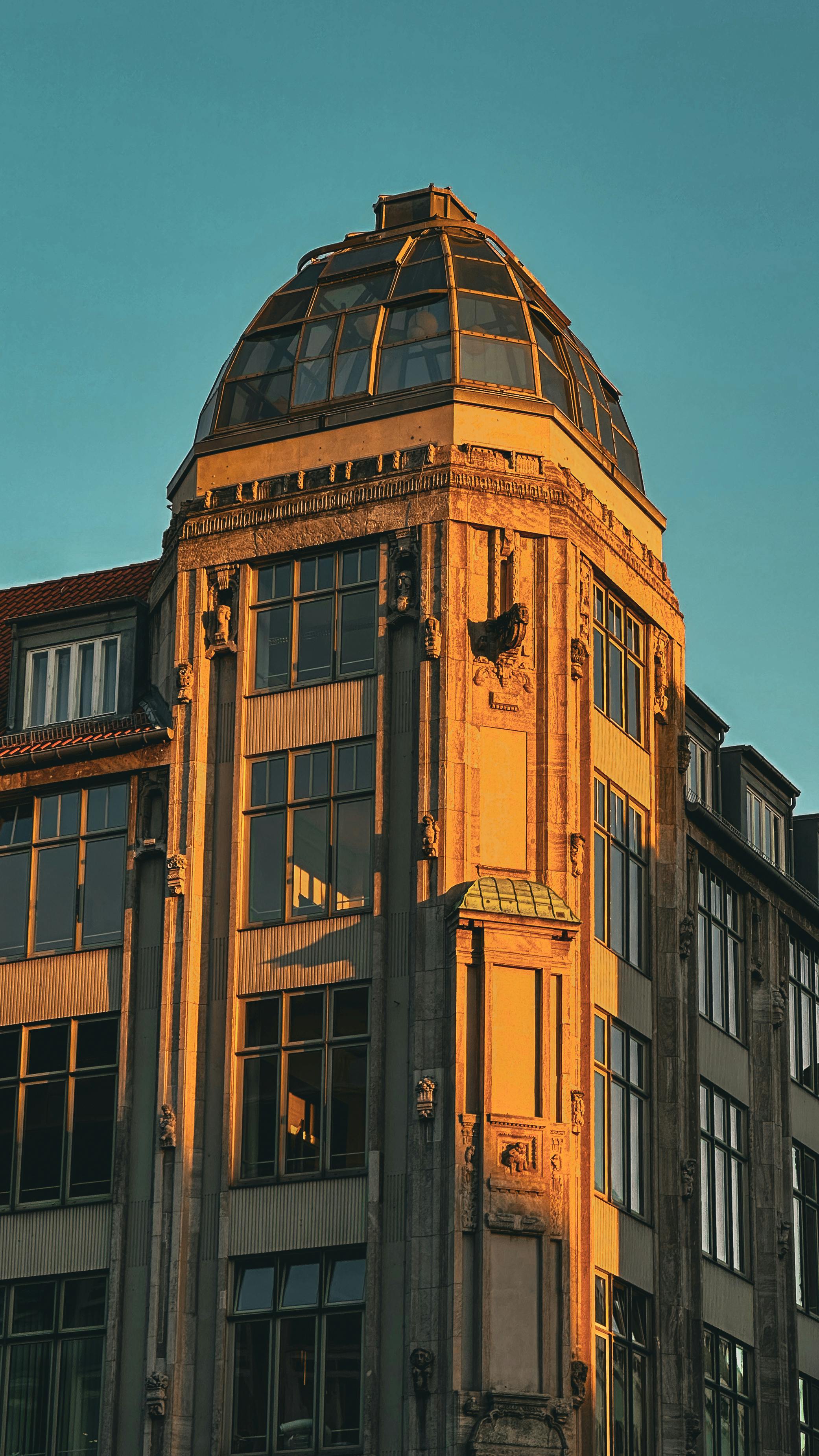 Traditional Tenement in Berlin During Sunset · Free Stock Photo