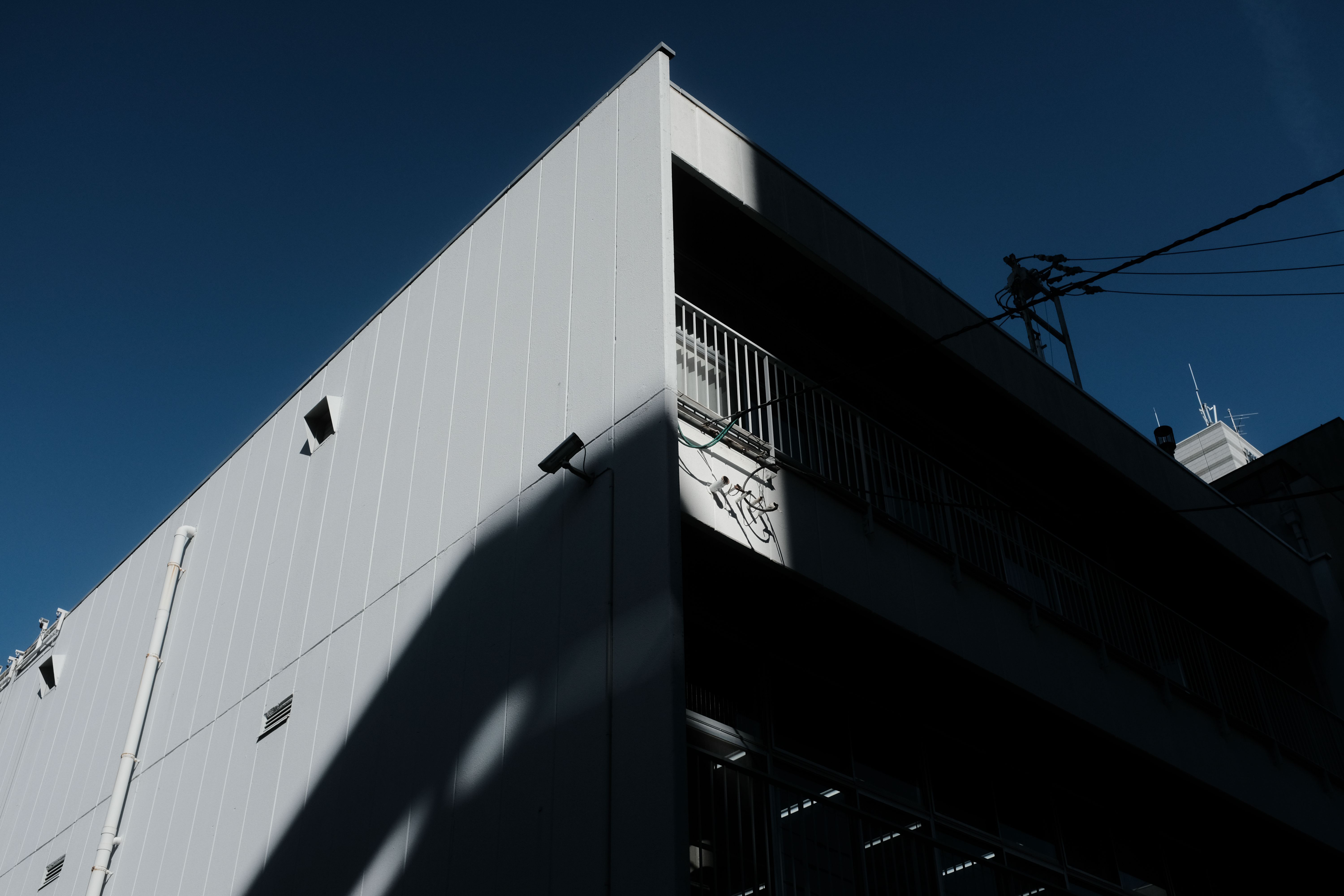 Shadow on Gray Building · Free Stock Photo