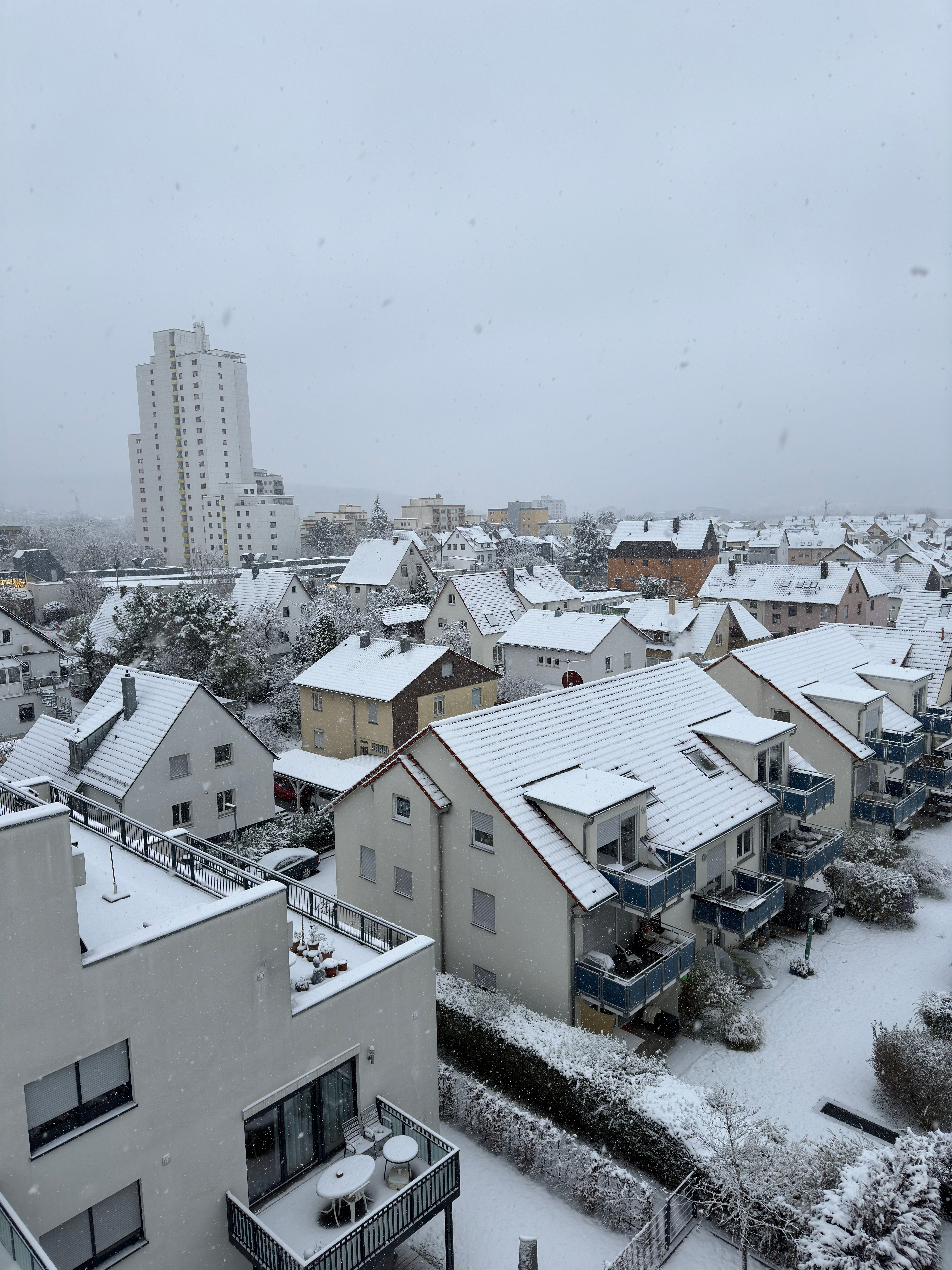 Residential Housing During Winter · Free Stock Photo