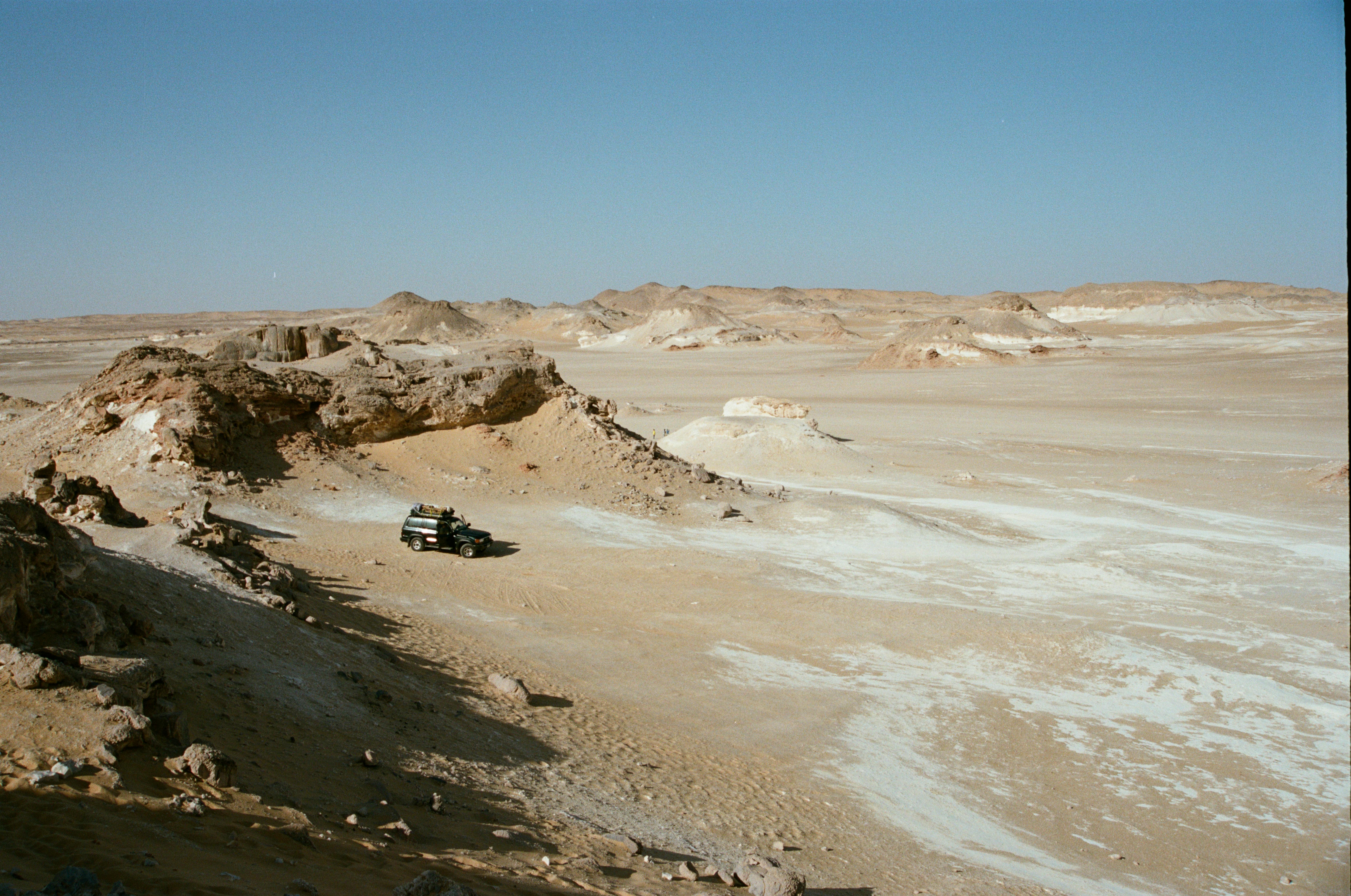 Off-road Expedition Through the Desert · Free Stock Photo