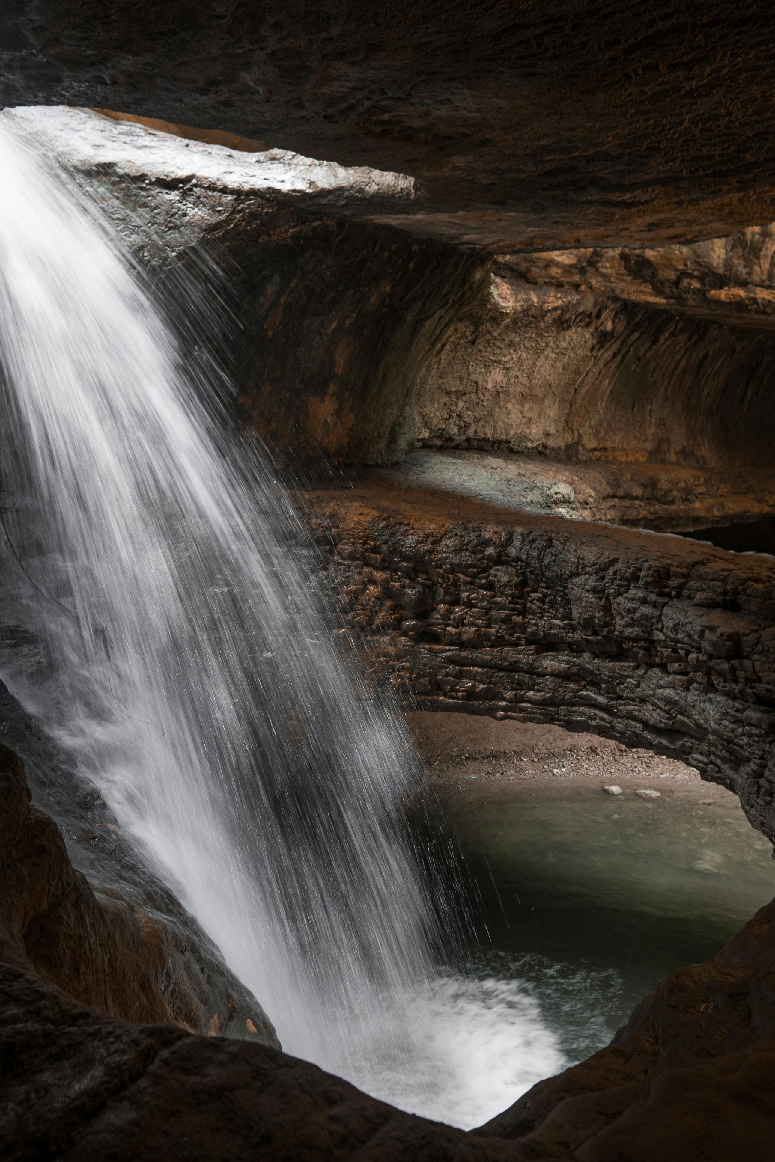 Waterfall in Cave · Free Stock Photo