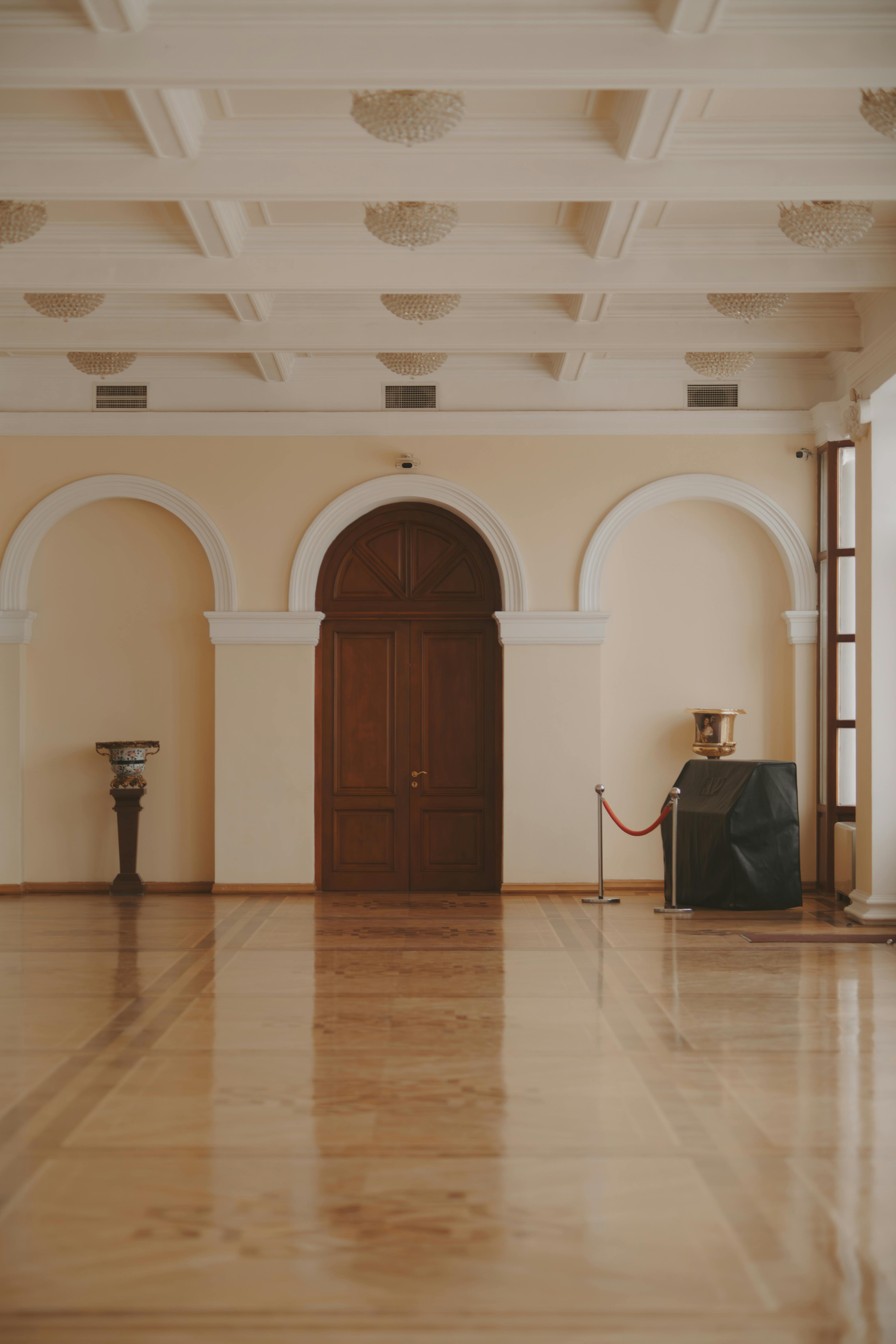 Empty Palace Hall · Free Stock Photo