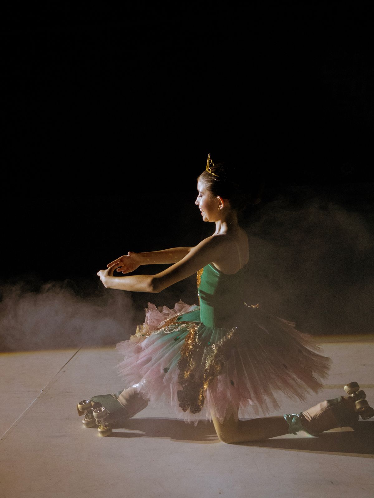 Dancer Roller Photos, Download The BEST Free Dancer Roller Stock Photos ...