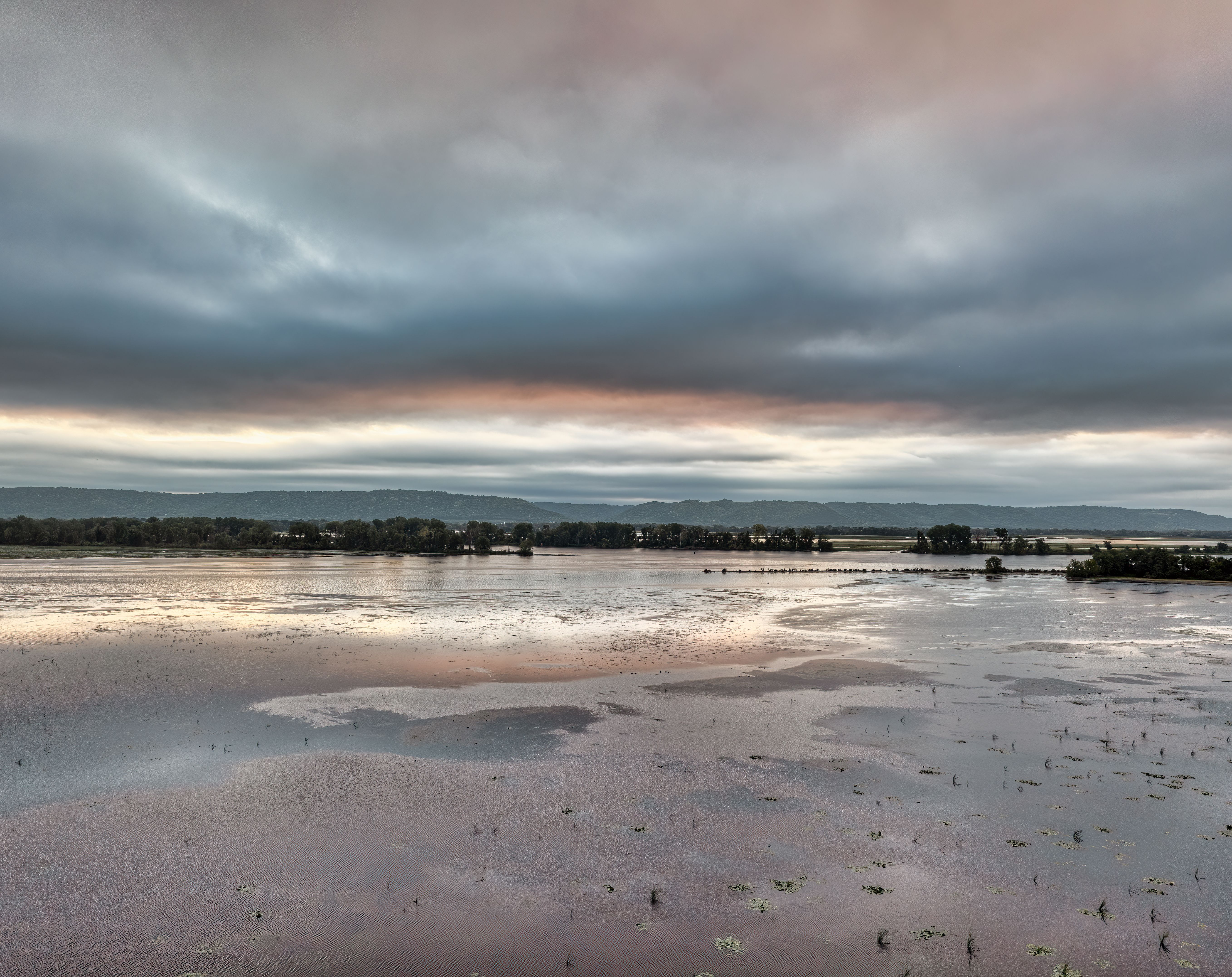 Overcast Sky above Sea and Beach · Free Stock Photo