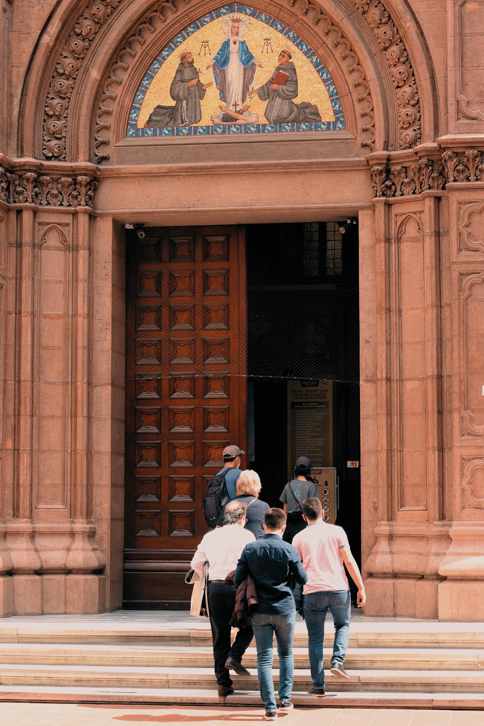 Entering Church Photos, Download The BEST Free Entering Church Stock ...