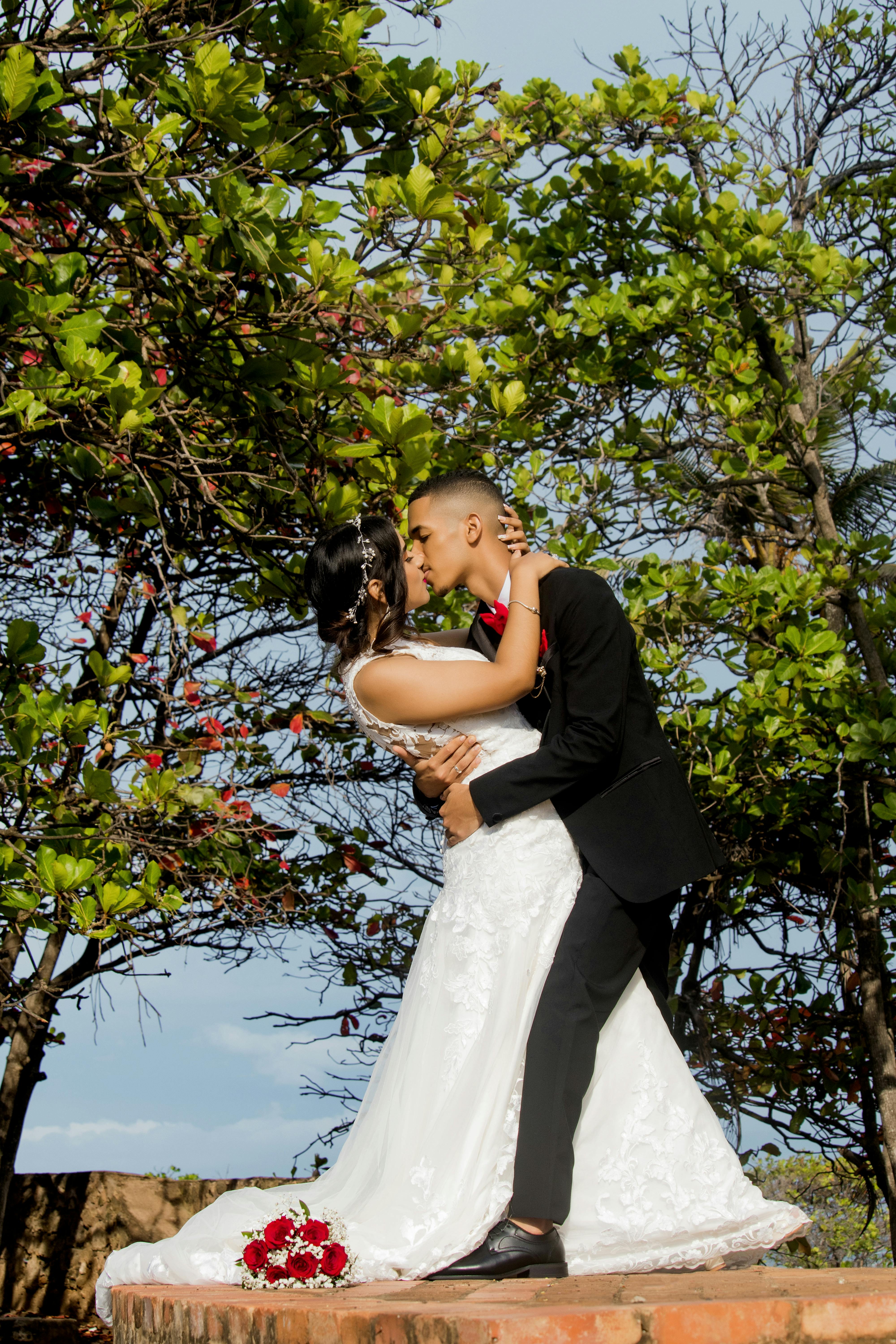Wedding Couple in a Park · Free Stock Photo