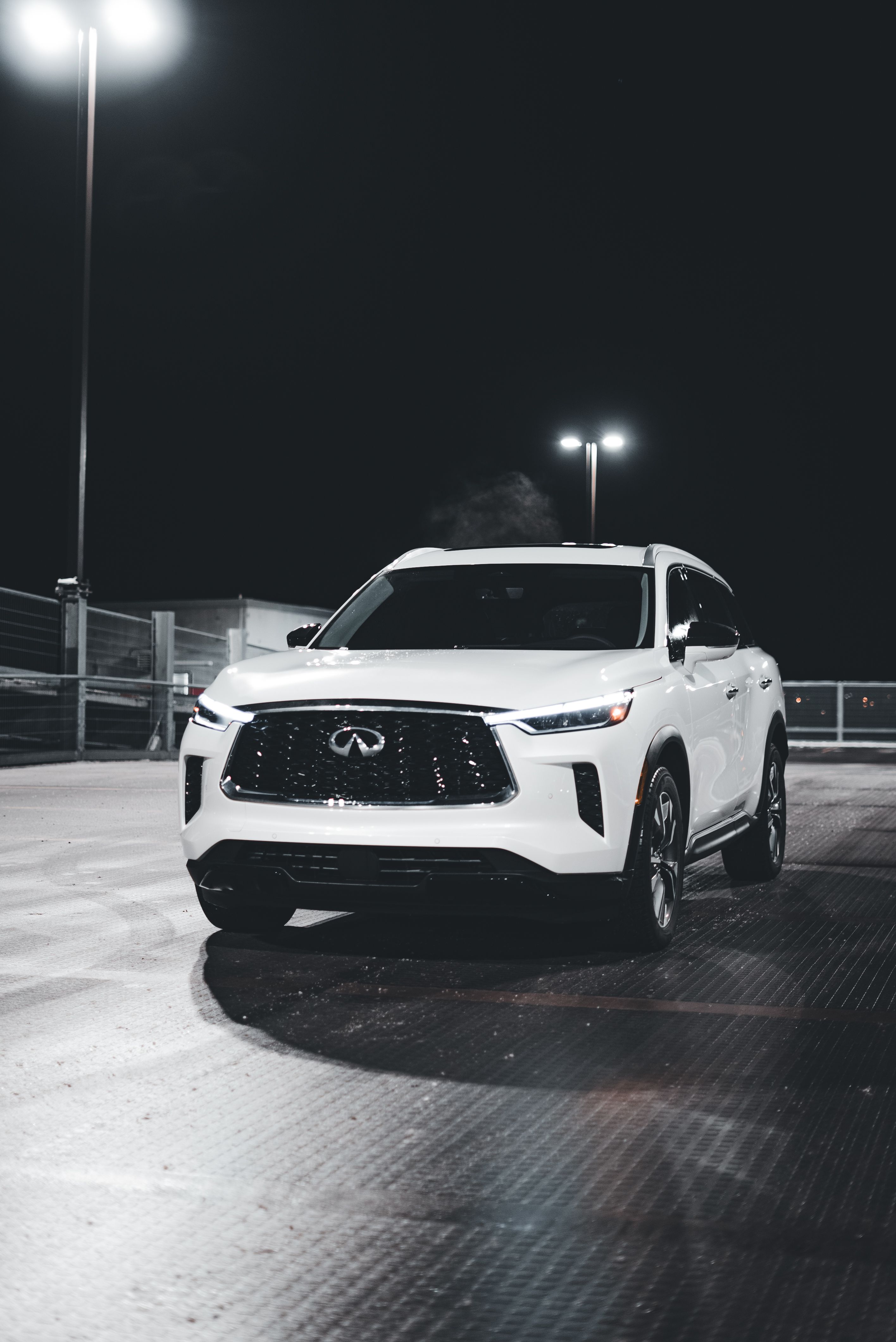 White Infiniti QX60 at Night · Free Stock Photo
