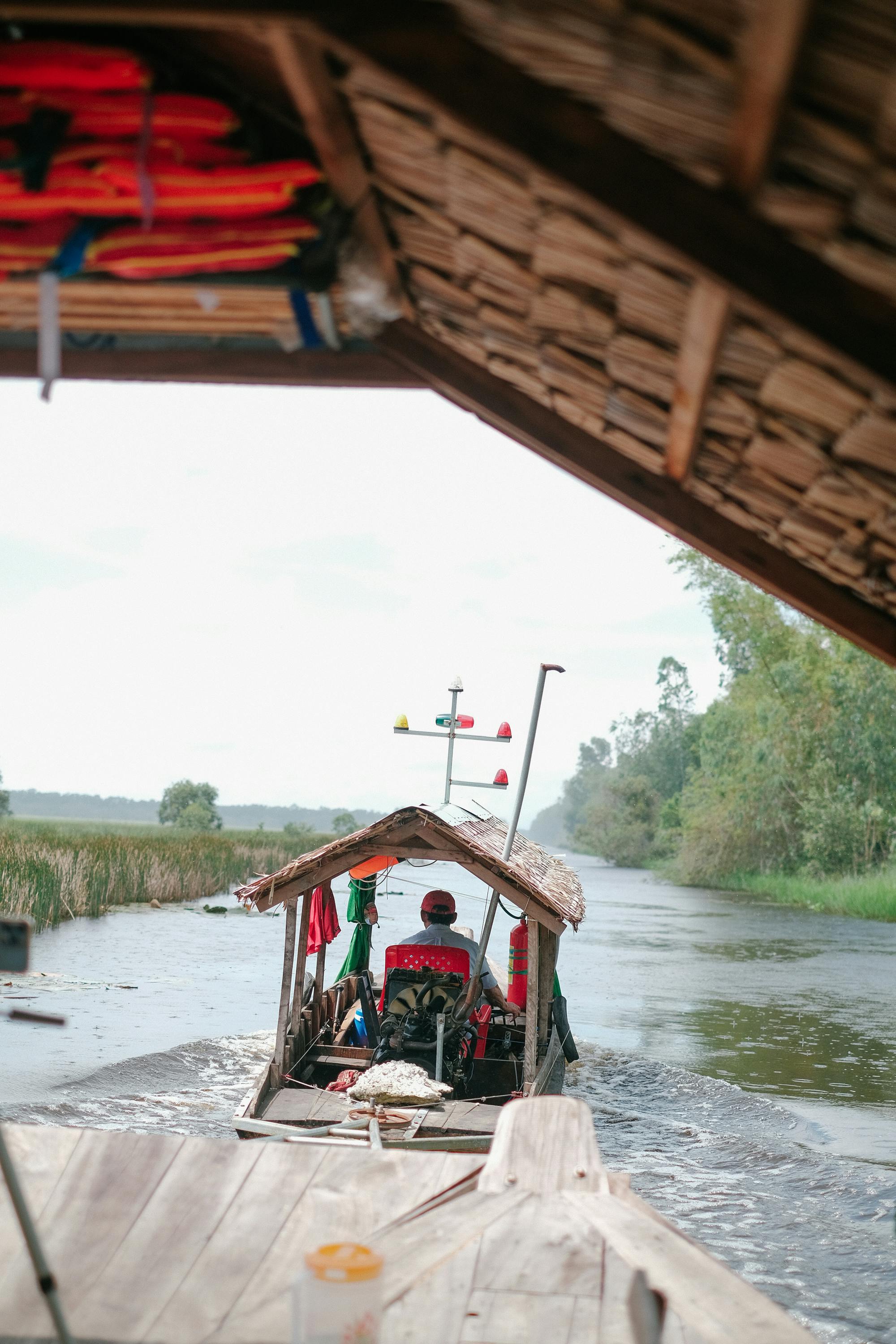 Back View of a Tow Boat · Free Stock Photo