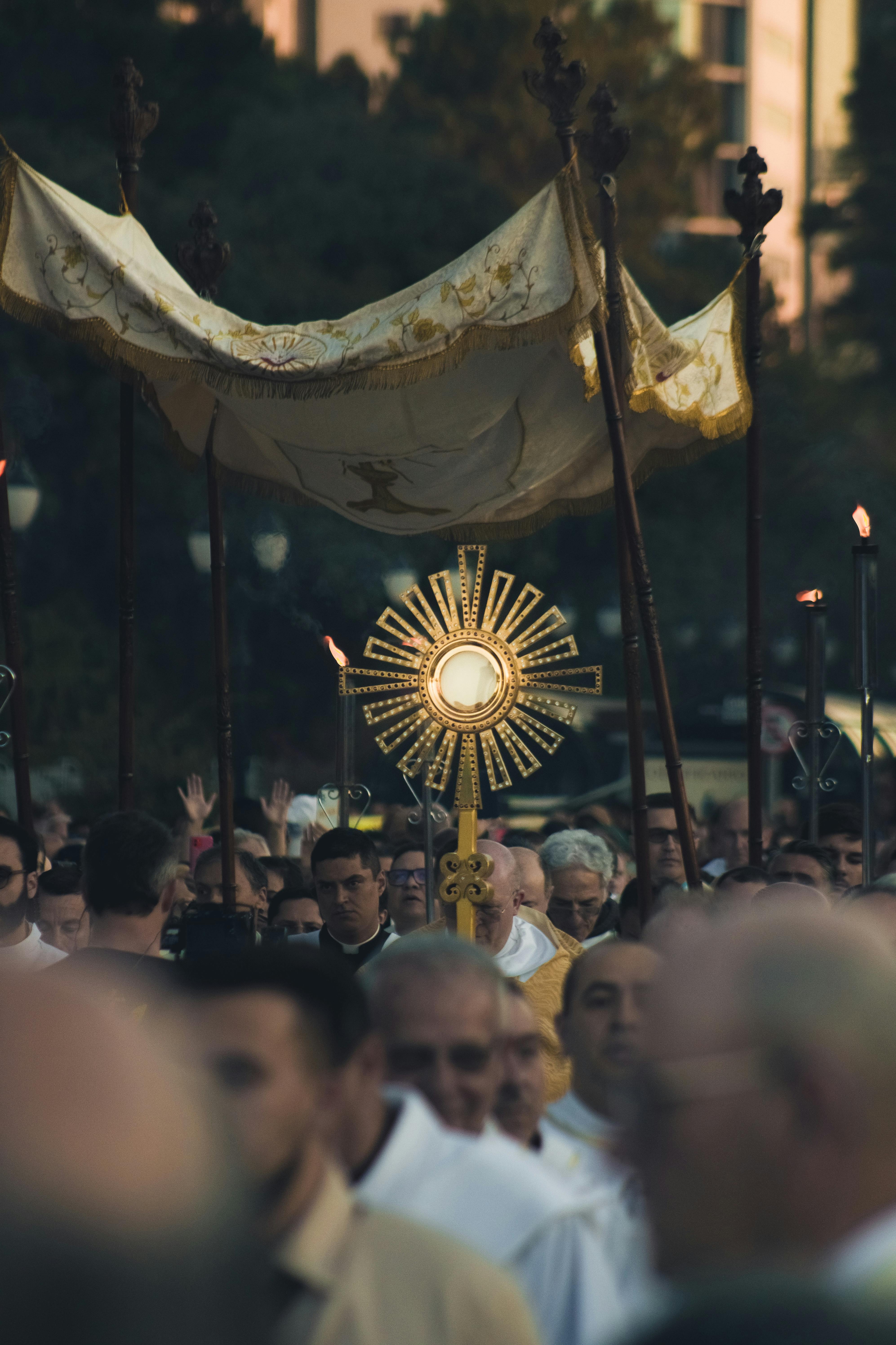Foto de stock gratuita sobre adoración, adorar, anochecer, antorcha ...