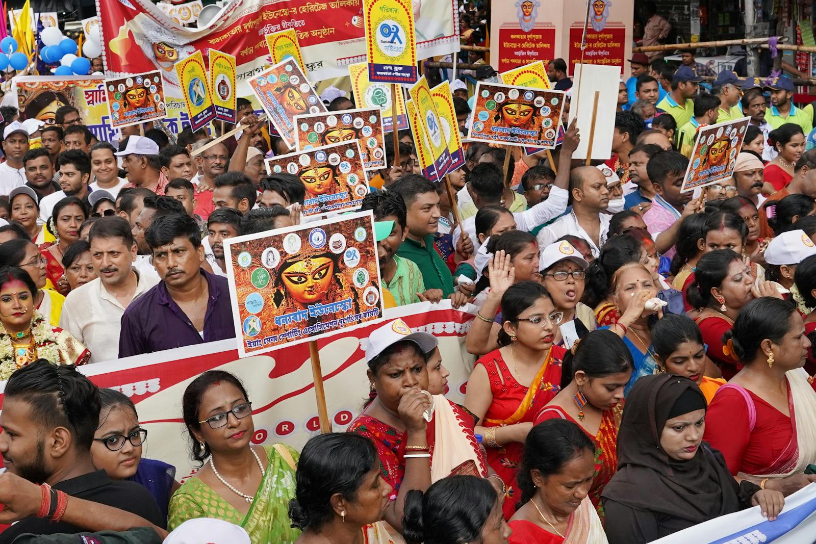 Indian Crowd Photos, Download The BEST Free Indian Crowd Stock Photos ...