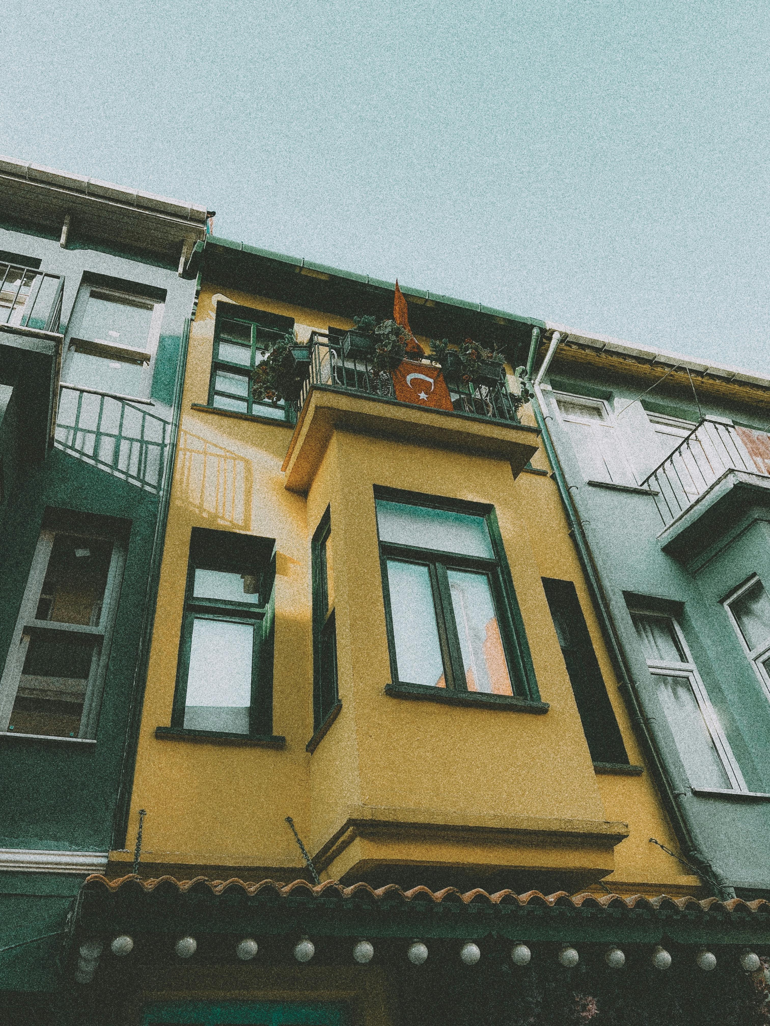 Urban Modern Residential Building · Free Stock Photo