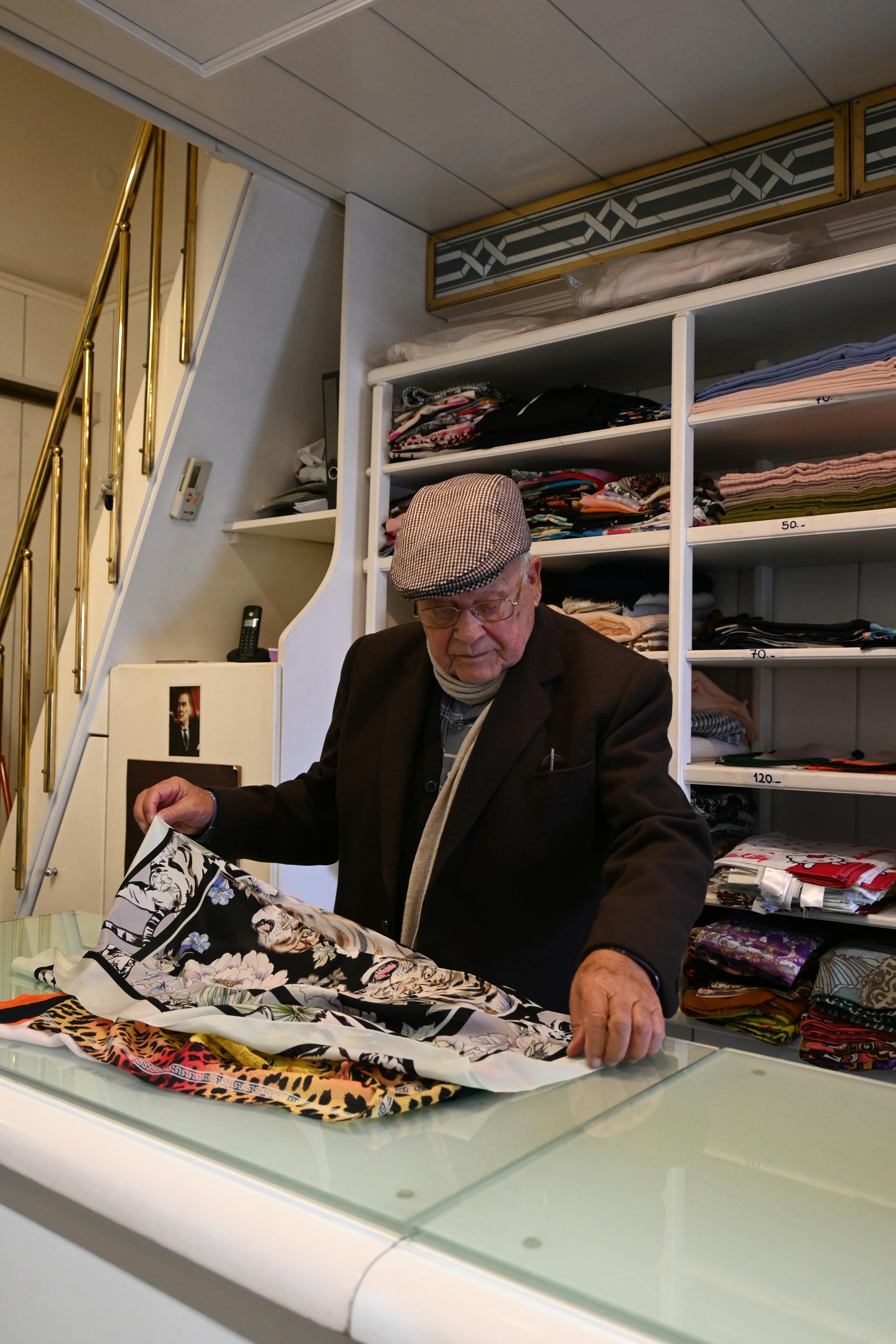 Plain Store Counter Photos, Download The BEST Free Plain Store Counter ...