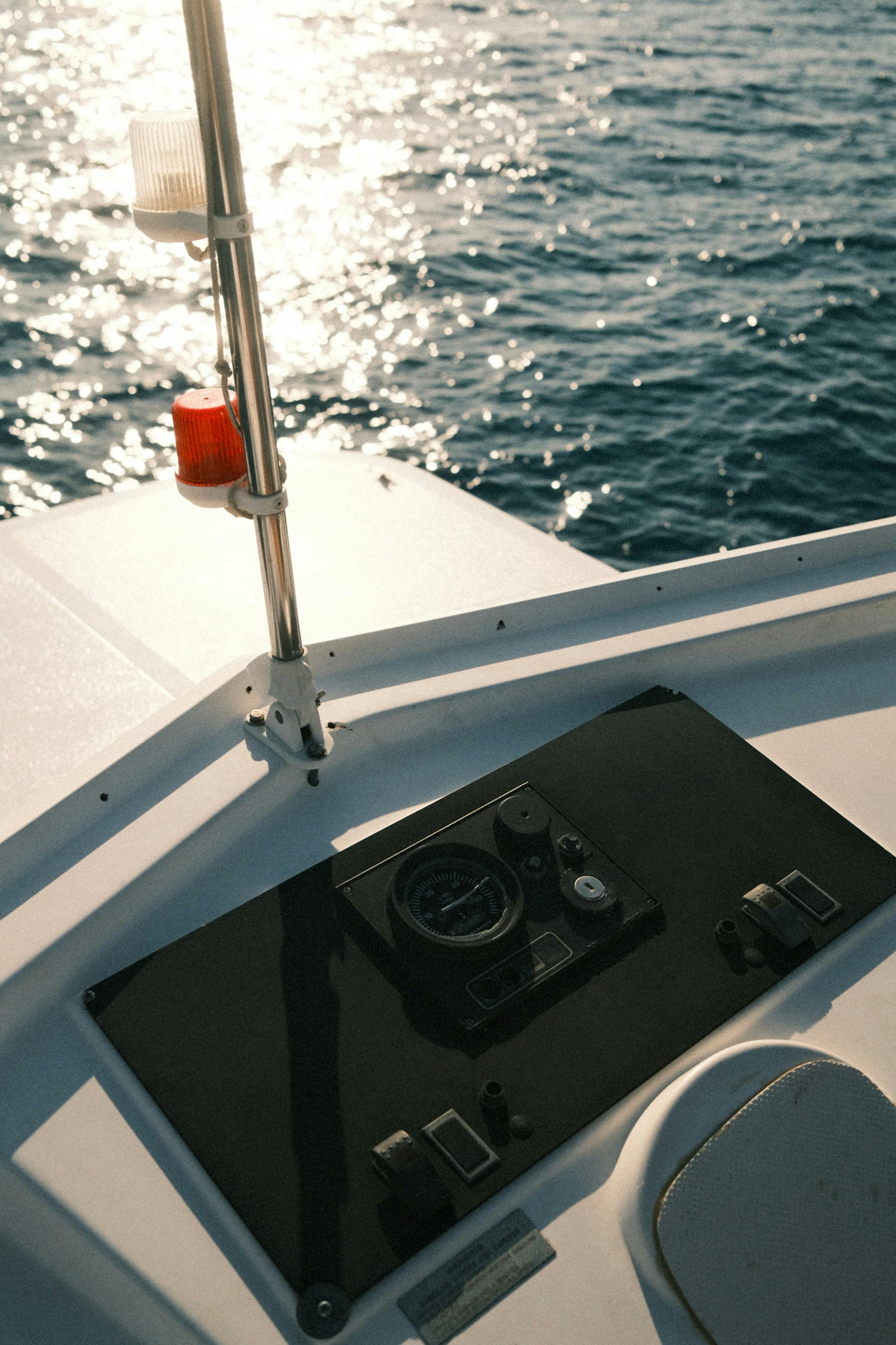 Board of a Boat in a Sea · Free Stock Photo