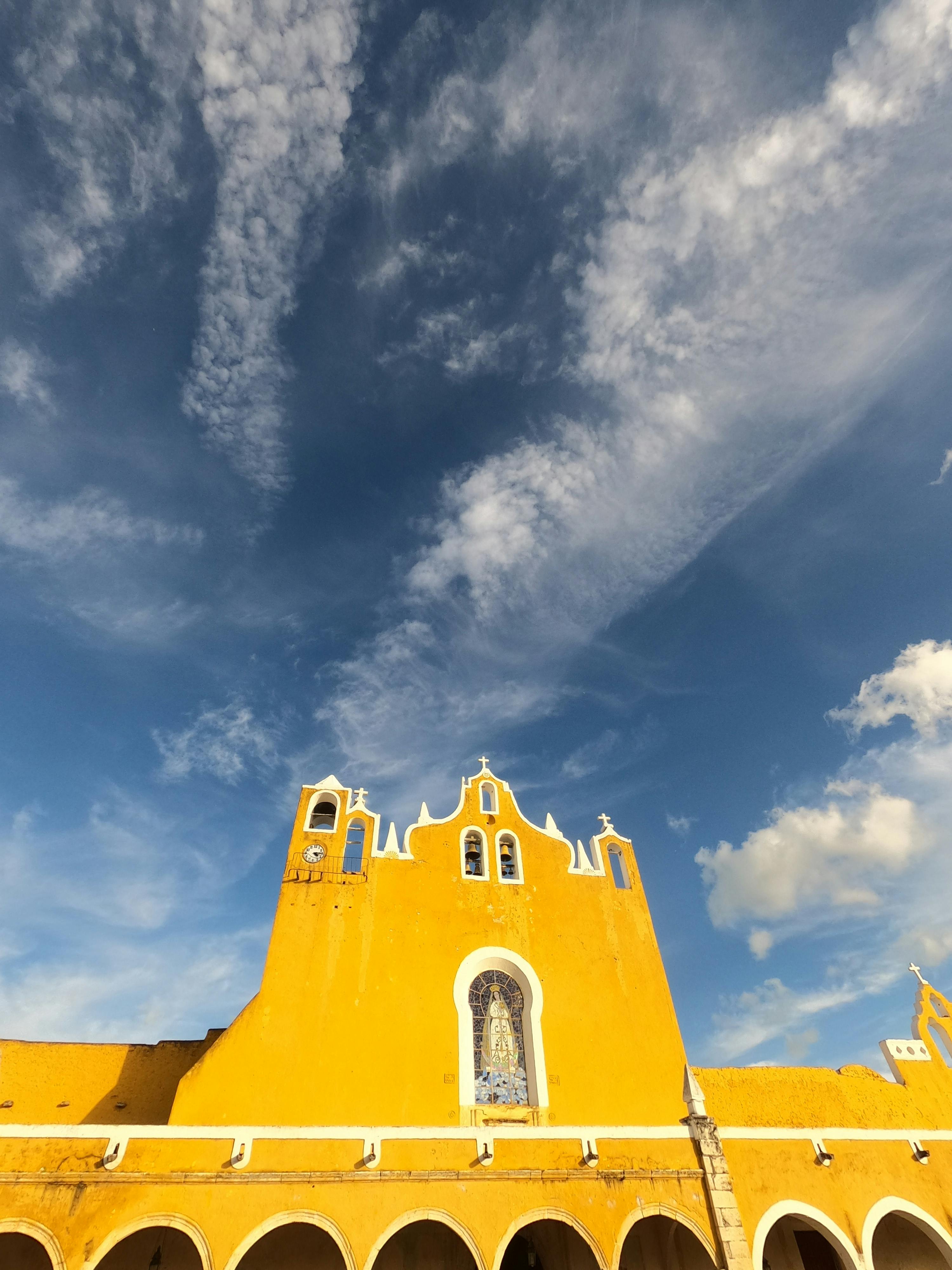 Yellow Building in Mexico in Sunlight · Free Stock Photo